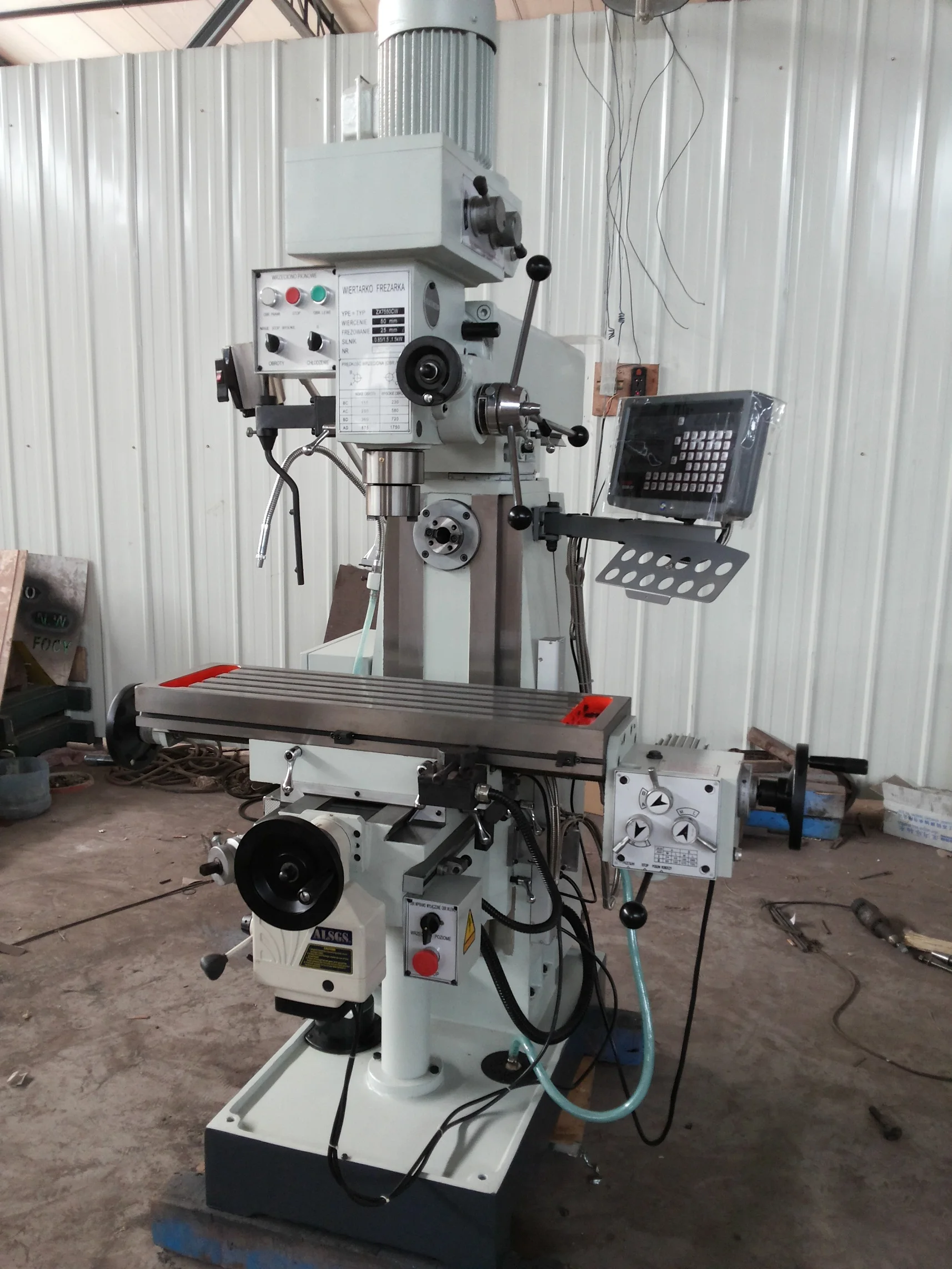 Universal Rotary Head Zx7550cw Vertical Milling Machine For Metal ...
