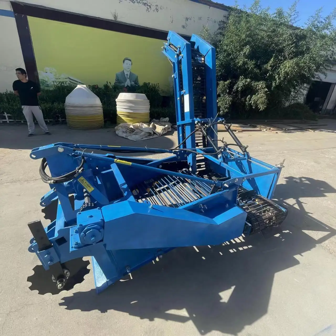 High-horsepower Tractor Operated Automatic Combine Picker Potato Onion ...