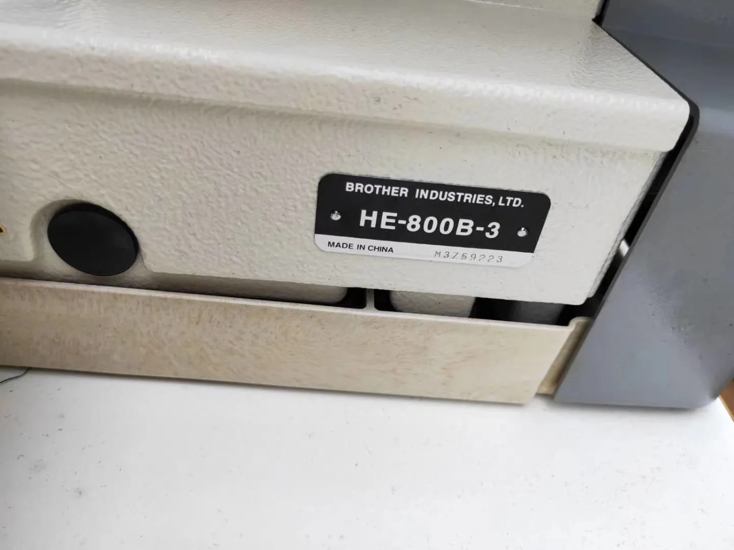 Japan Brand Brother 800b Computer Driven Flat Stitch Buttonhole Machine ...