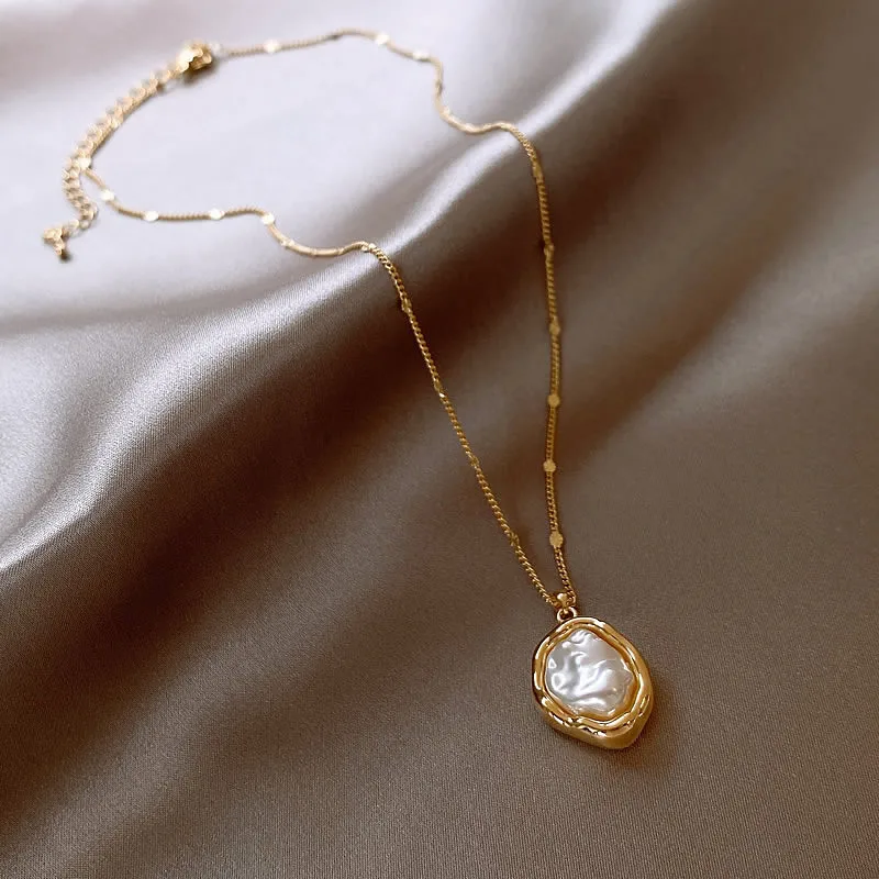 Elegant Gold Color Chain with Irregular Baroque Pearl Necklace for Women