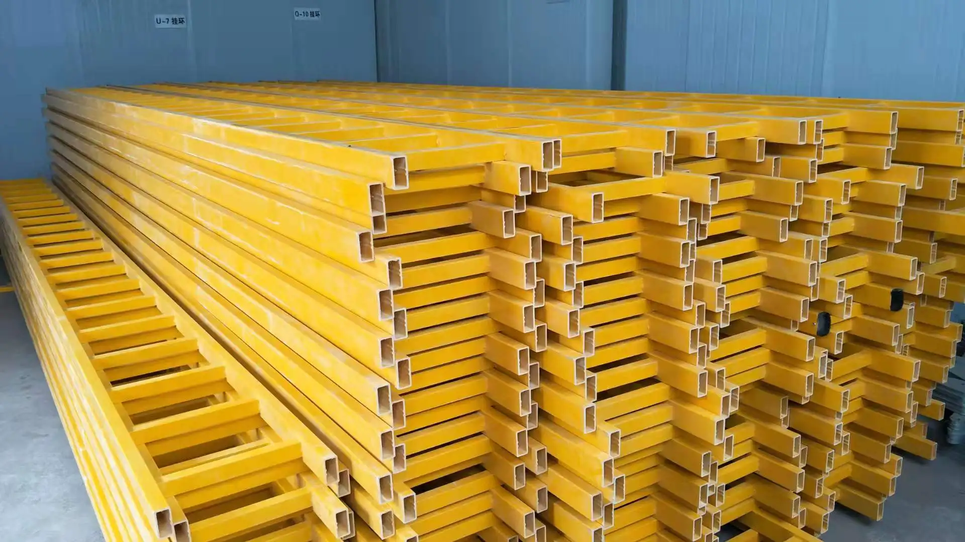 Fiberglass Straight Ladders - Durable & Versatile Solutions