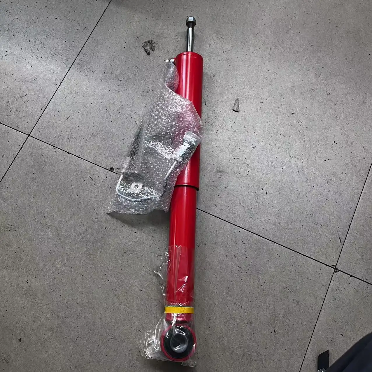 Left Rear Shock Absorber Assembly New Condition Original for Toyota for ...