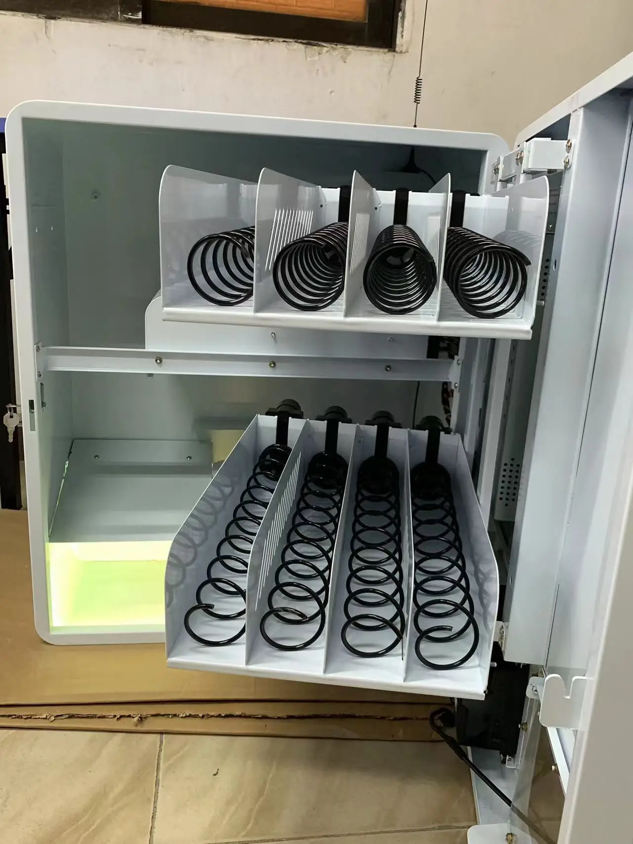 Mini Wall Mounted Vending Machine Cards Vending Machine With Coins/cash ...