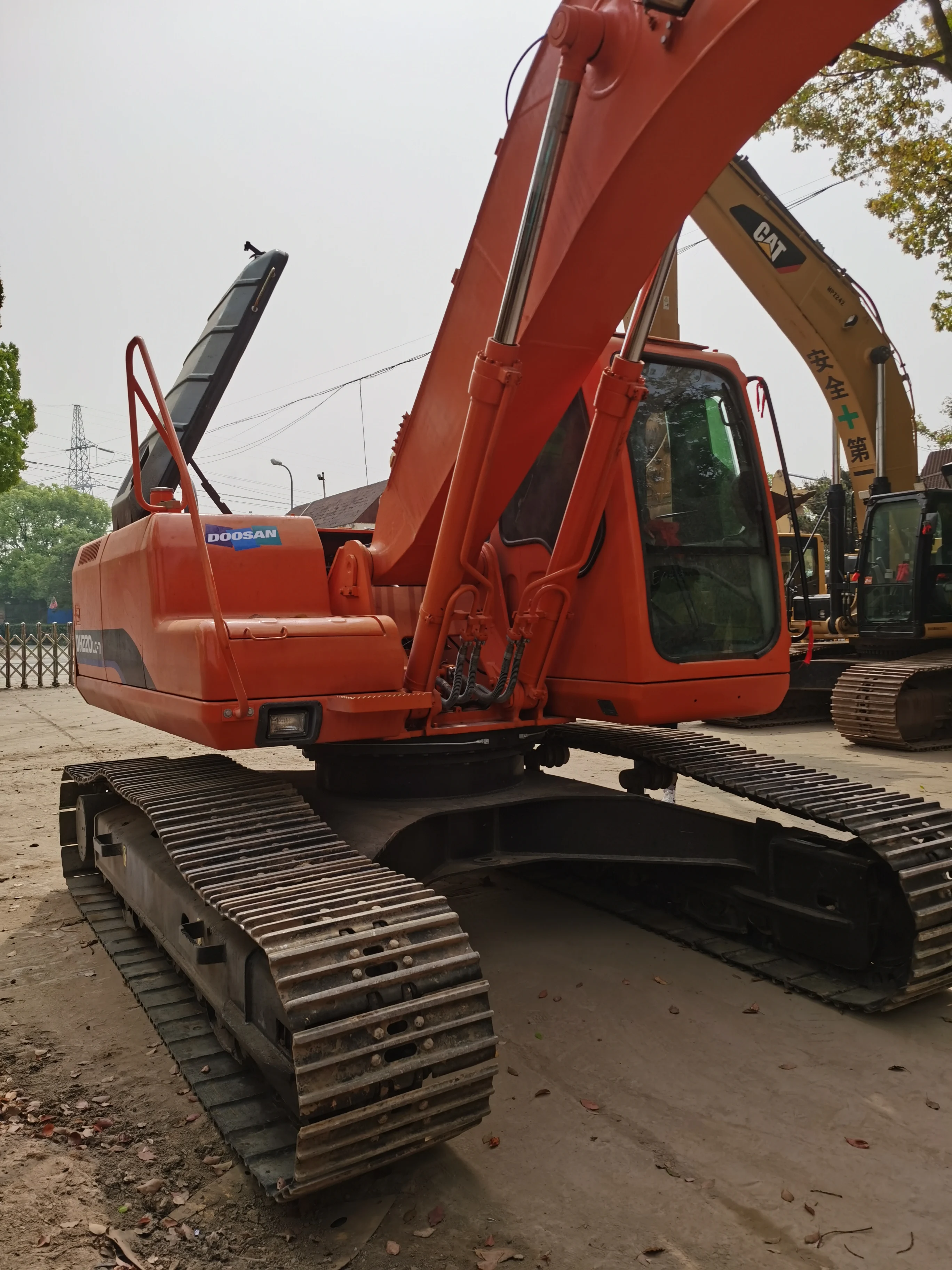 Original Used Doosan Dh220 Excavator Good Quality Secondhand Doosan ...