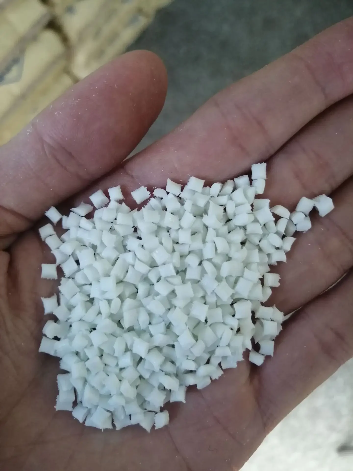 Factory Wholesale Pc Pbt Gf10 Flame Retardant Plastic Pbt Resin Pbt ...