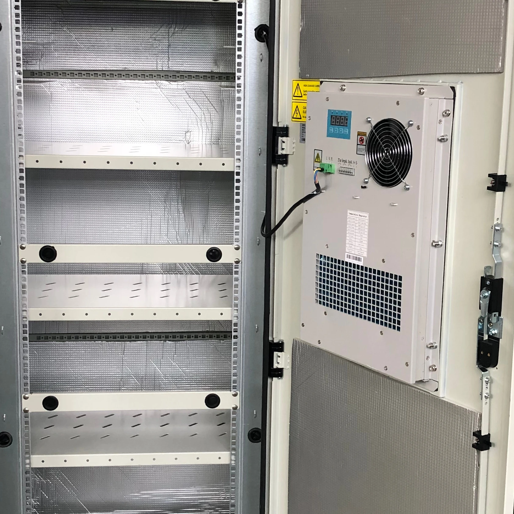 42U Outdoor Telecom Cabinet with 48V Rectifier & Cooling