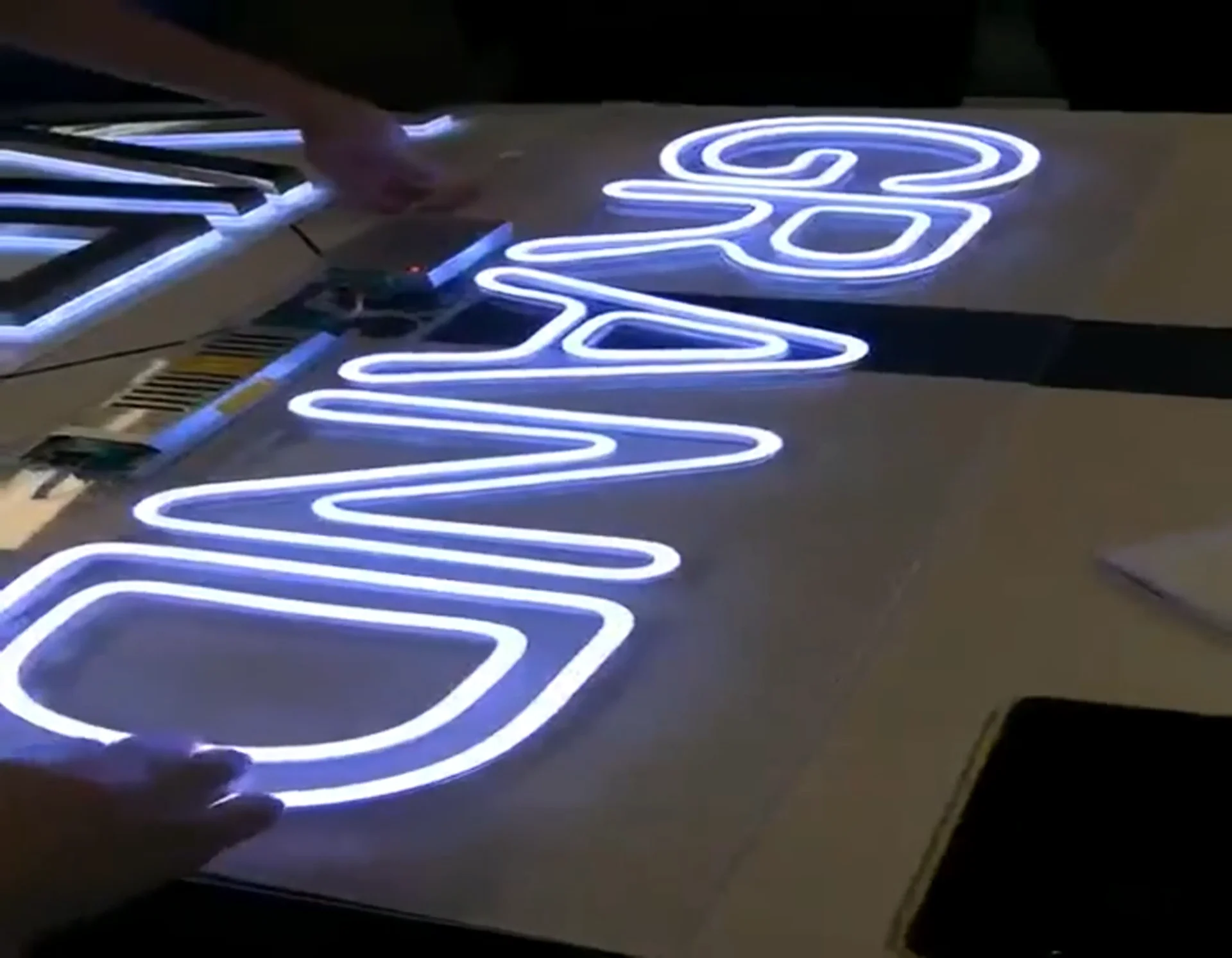 Guangzhou Factory Custom Neon Sign Letters Advertising Acrylic Led Neon ...