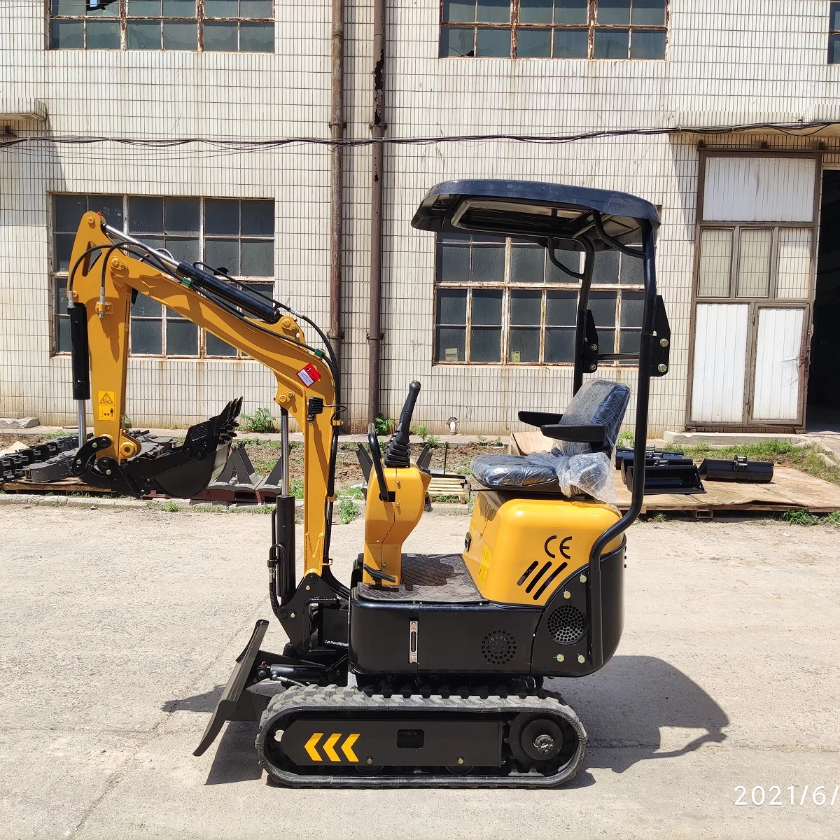 Chinese Mini Excavator 1000kg Mini Digger 1 Ton Mini Excavator For Sale ...
