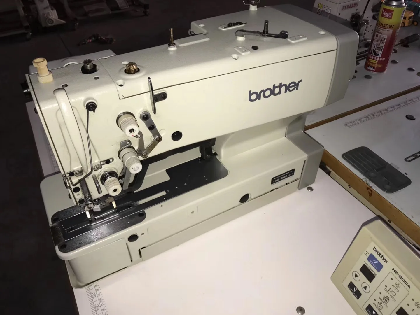 Secondhand HE-800A Brother High Speed Buttonhole Machine