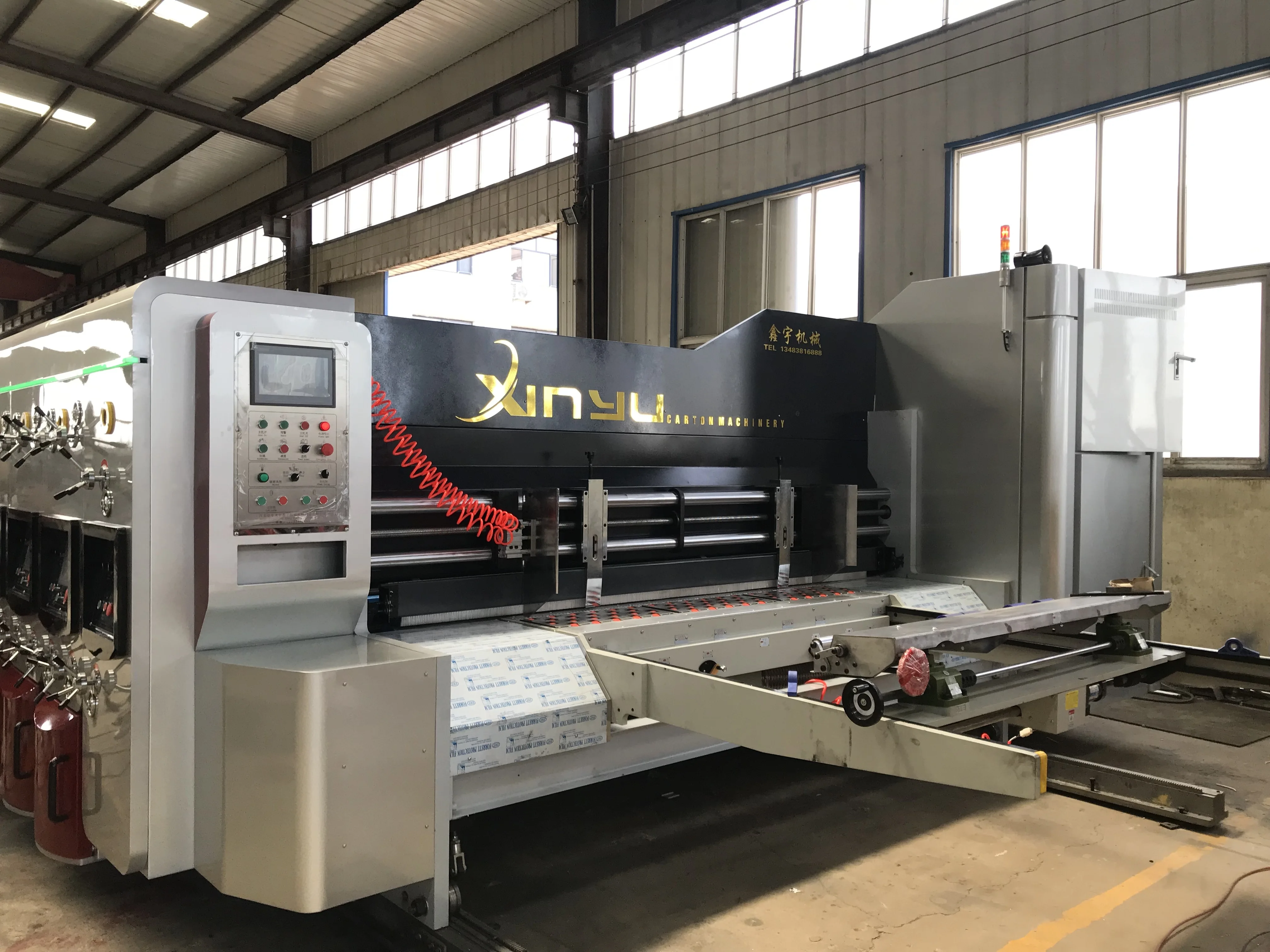 Acqua inchiostro flexo cartone ondulato stampa rotativa die-taglio ...