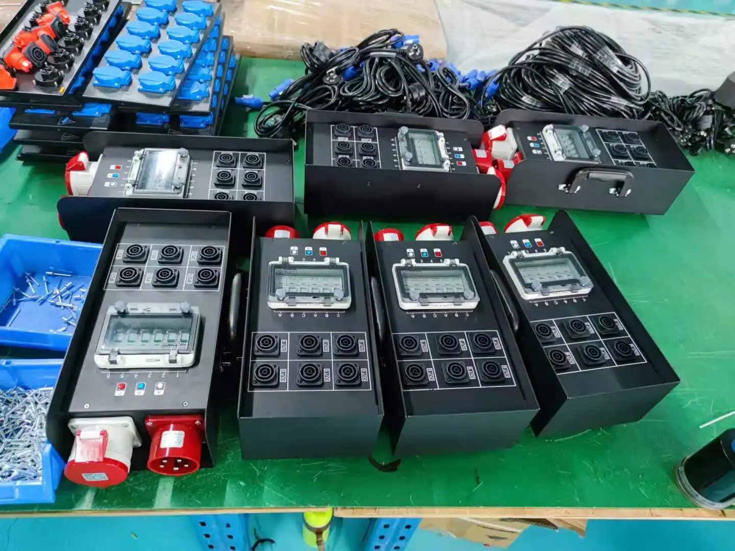 Powercon True1 Splitter - Efficient Electrical Distribution