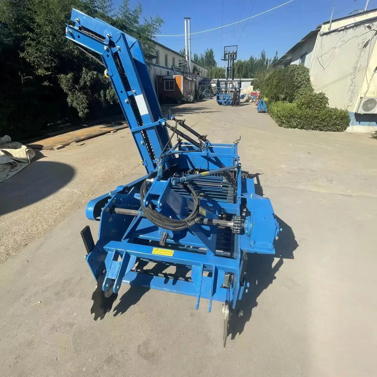 High-horsepower Tractor Operated Automatic Combine Picker Potato Onion ...