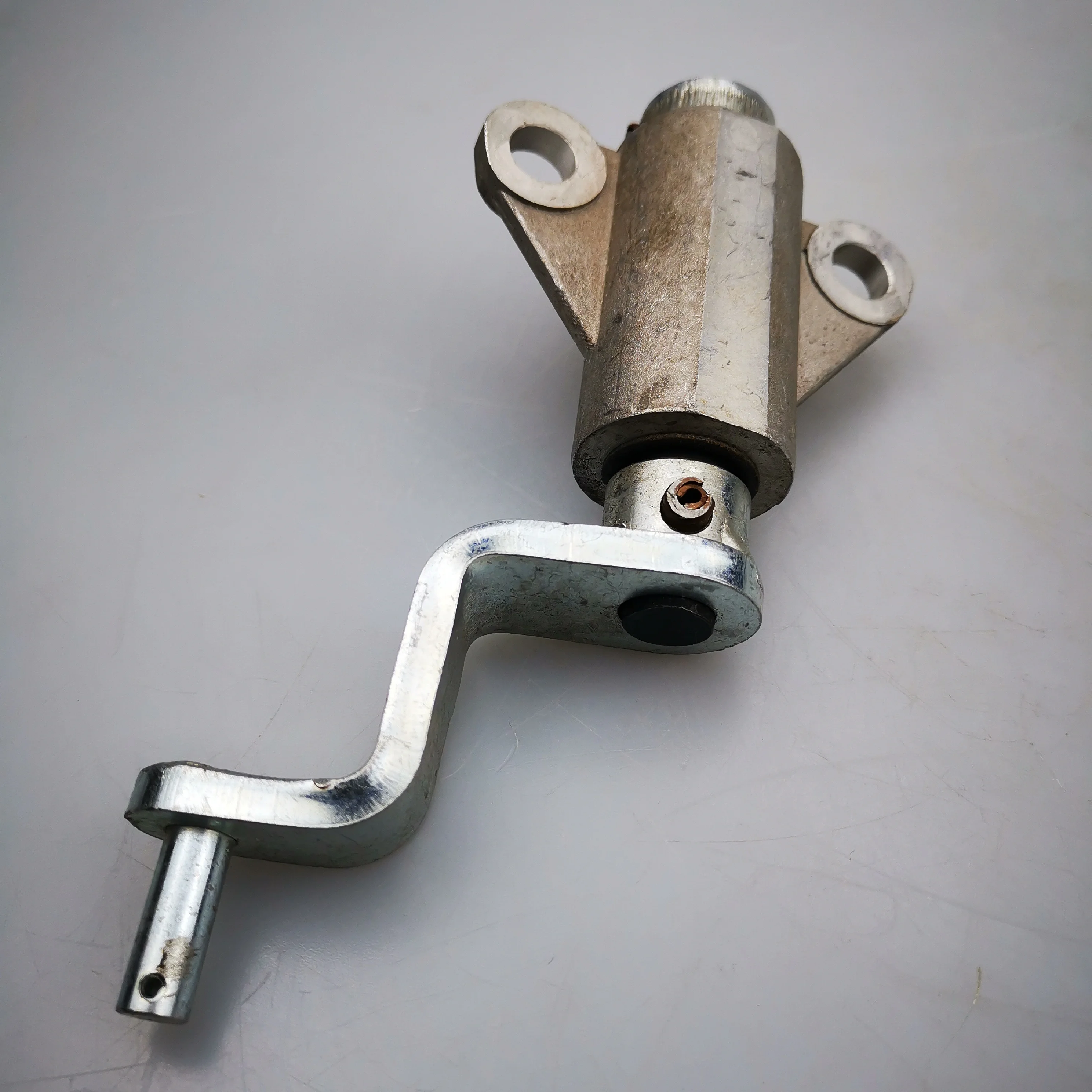 SAIC MAXUS T60 6MT Shift Cable Bracket C00037118 - New OEM Replacement ...