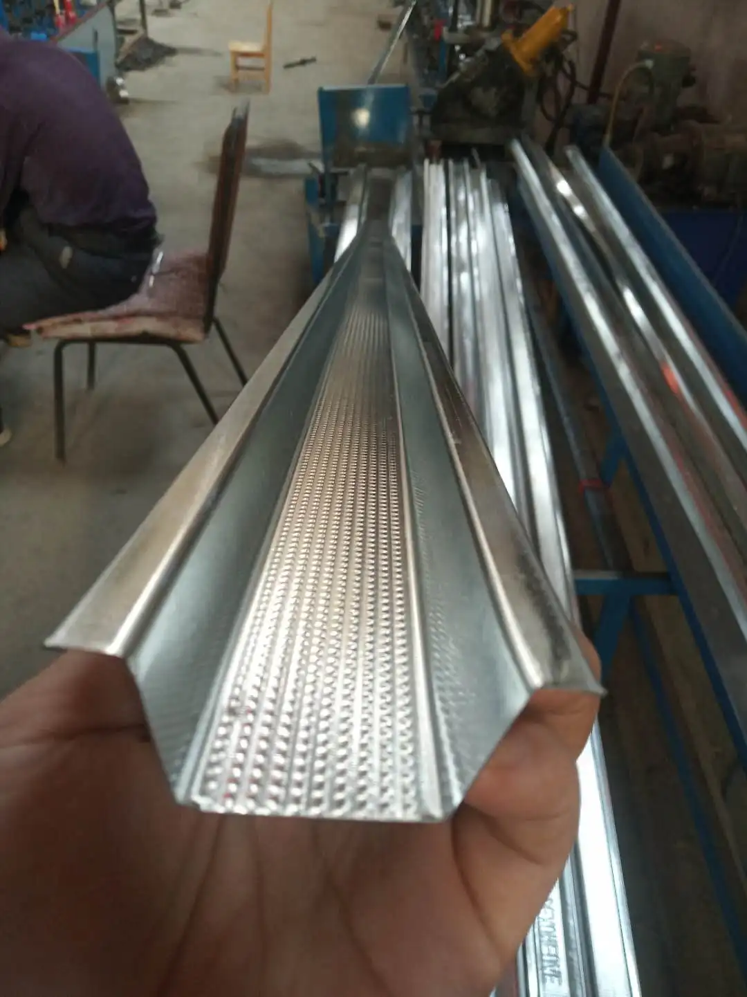 7/8" Depth Light 25 Gauge Steel Frame Keel Walls And Ceilings Resilient ...