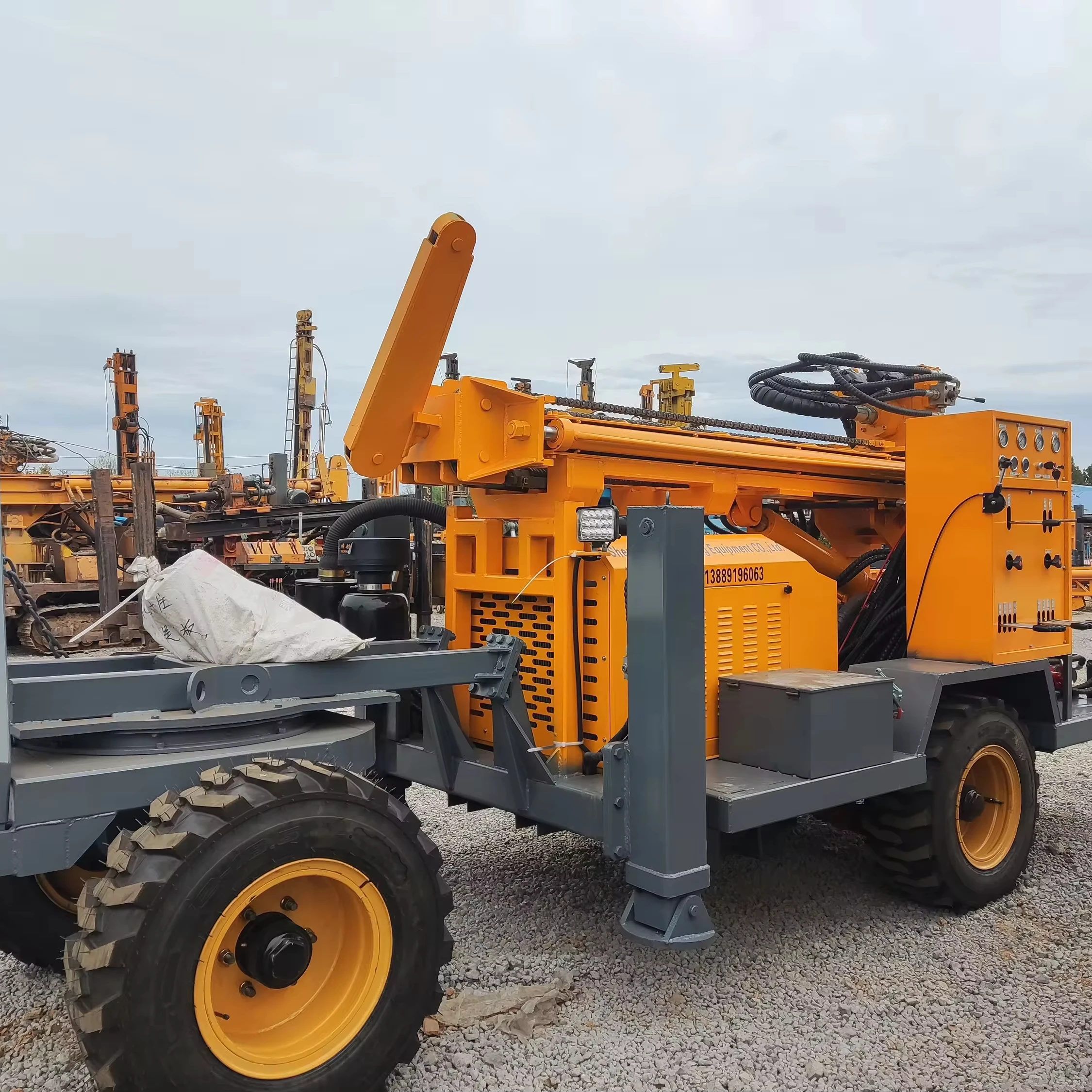 260m Tyre Hydraulic Borehole Drilling Rig - Water Well Drills