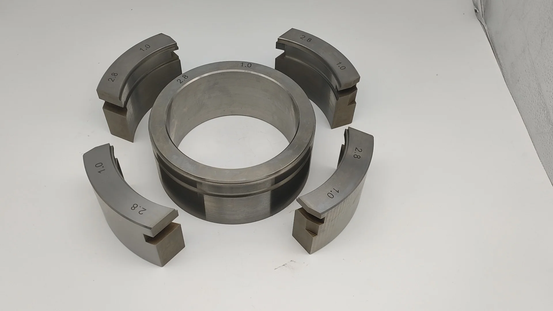 Different Radius Designs Planetary Nail Thread Rolling Dies For Nails ...