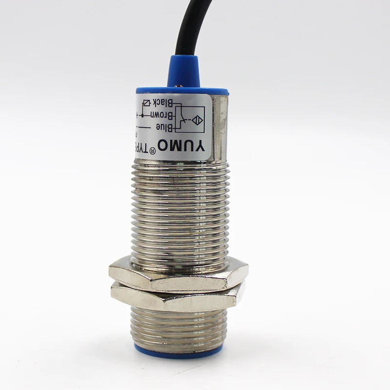 YUMO Sensor LM24-3010NB - 10mm NC Flush Type Proximity Switch