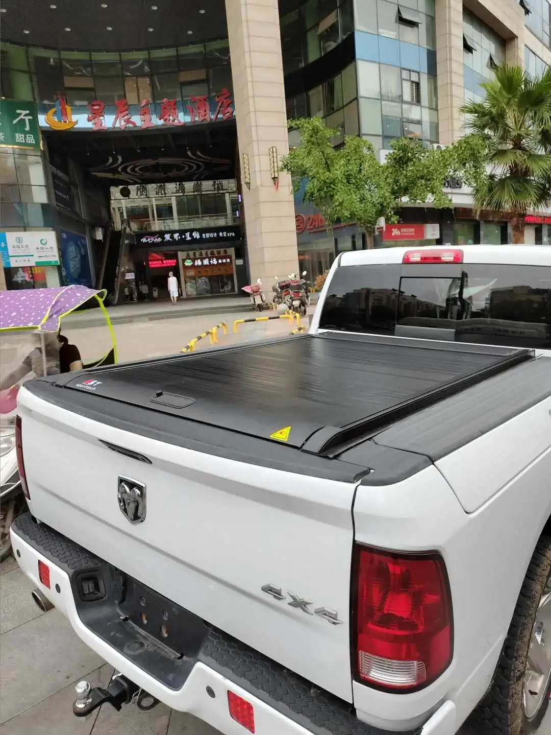 Odm / Oem Retractable Hard Pickup Tonneau Bed Cover Roller Lid For ...