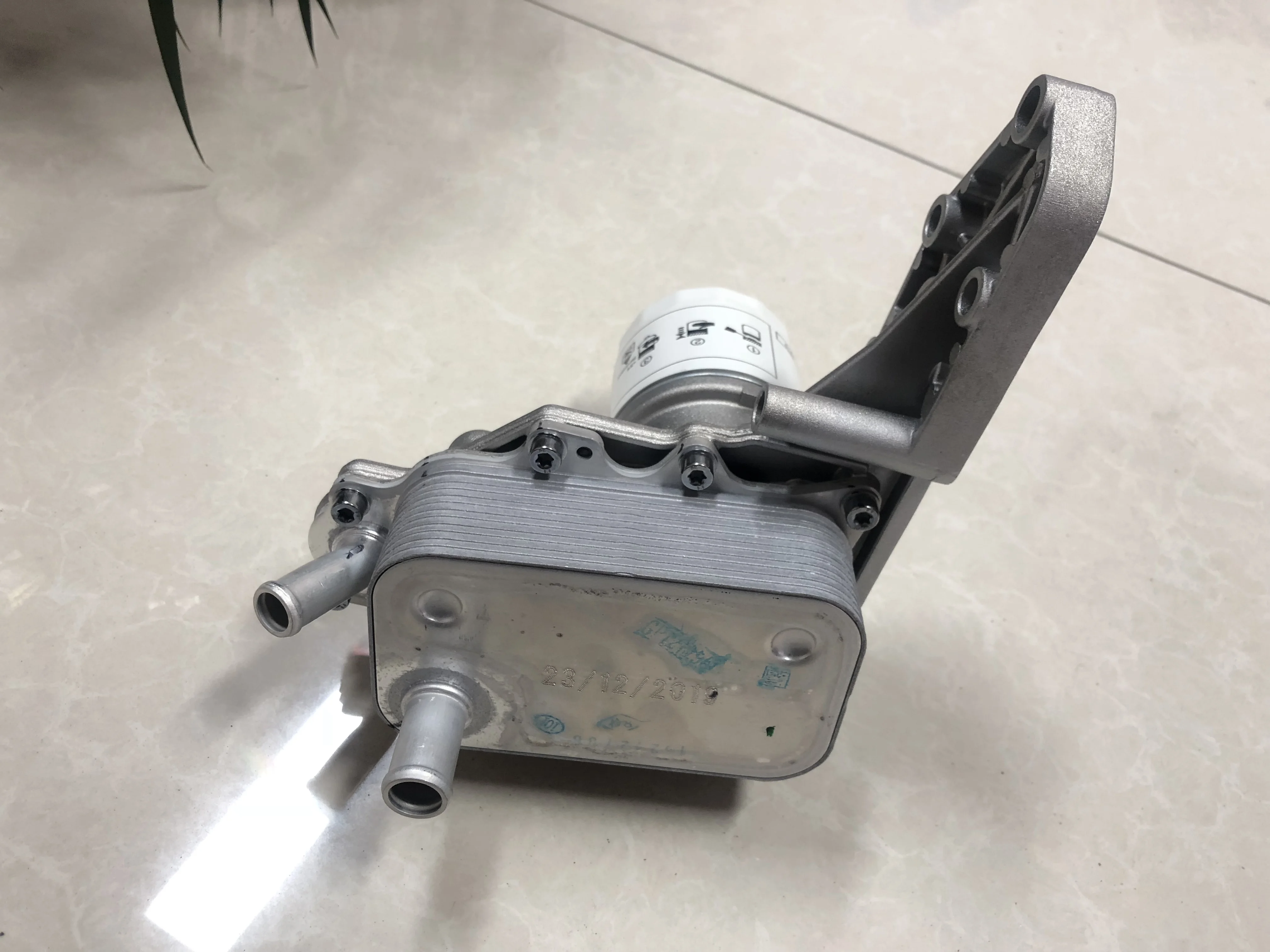 Oil Filter Assy For Transit V348 2.2l Fomoco 1755226/2128720 Bk2q 6b624 ...