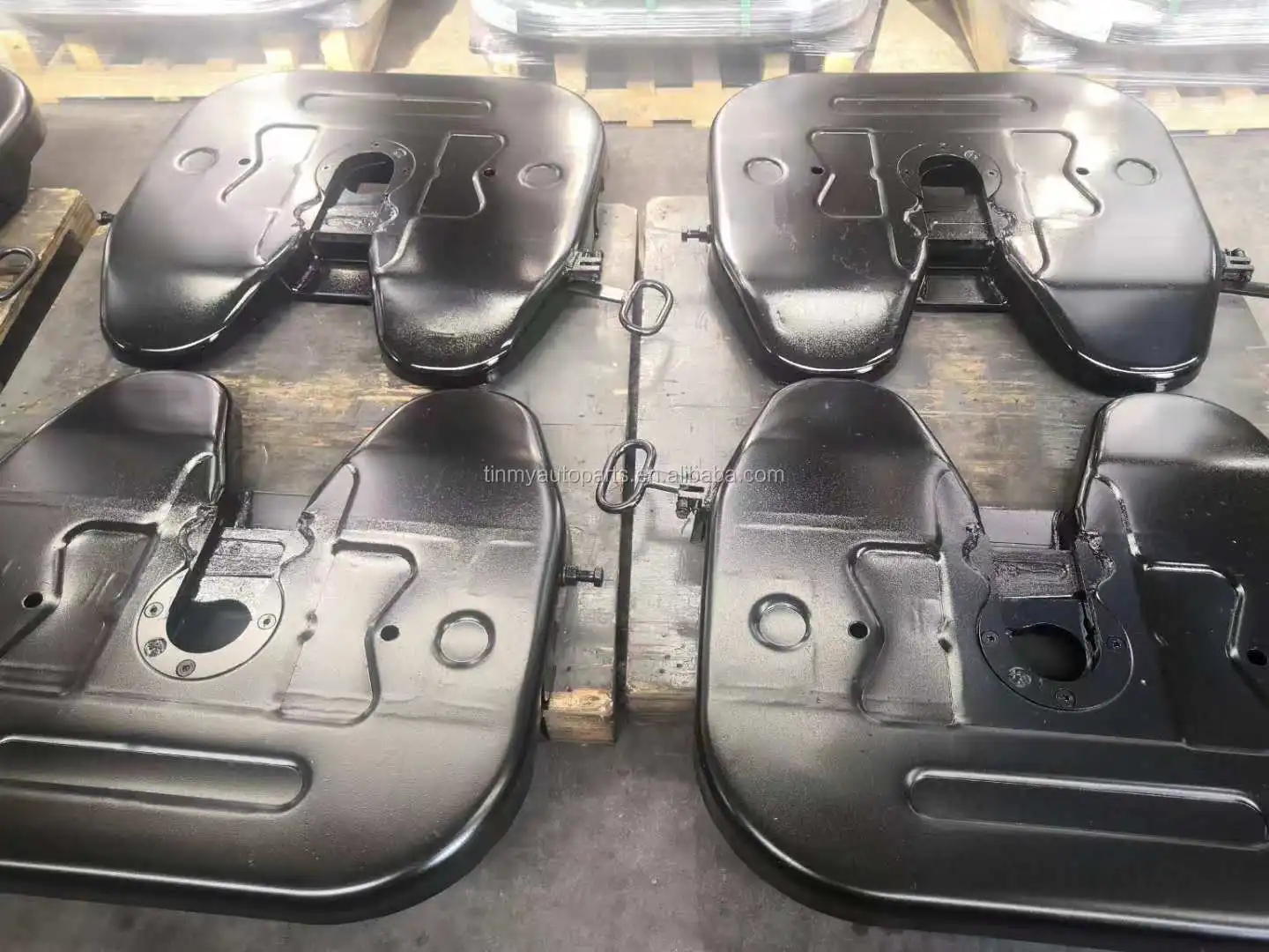 Steel 2 Inch / 3.5Inch Casting Forging Fifth Wheel for Semi Truck and ...