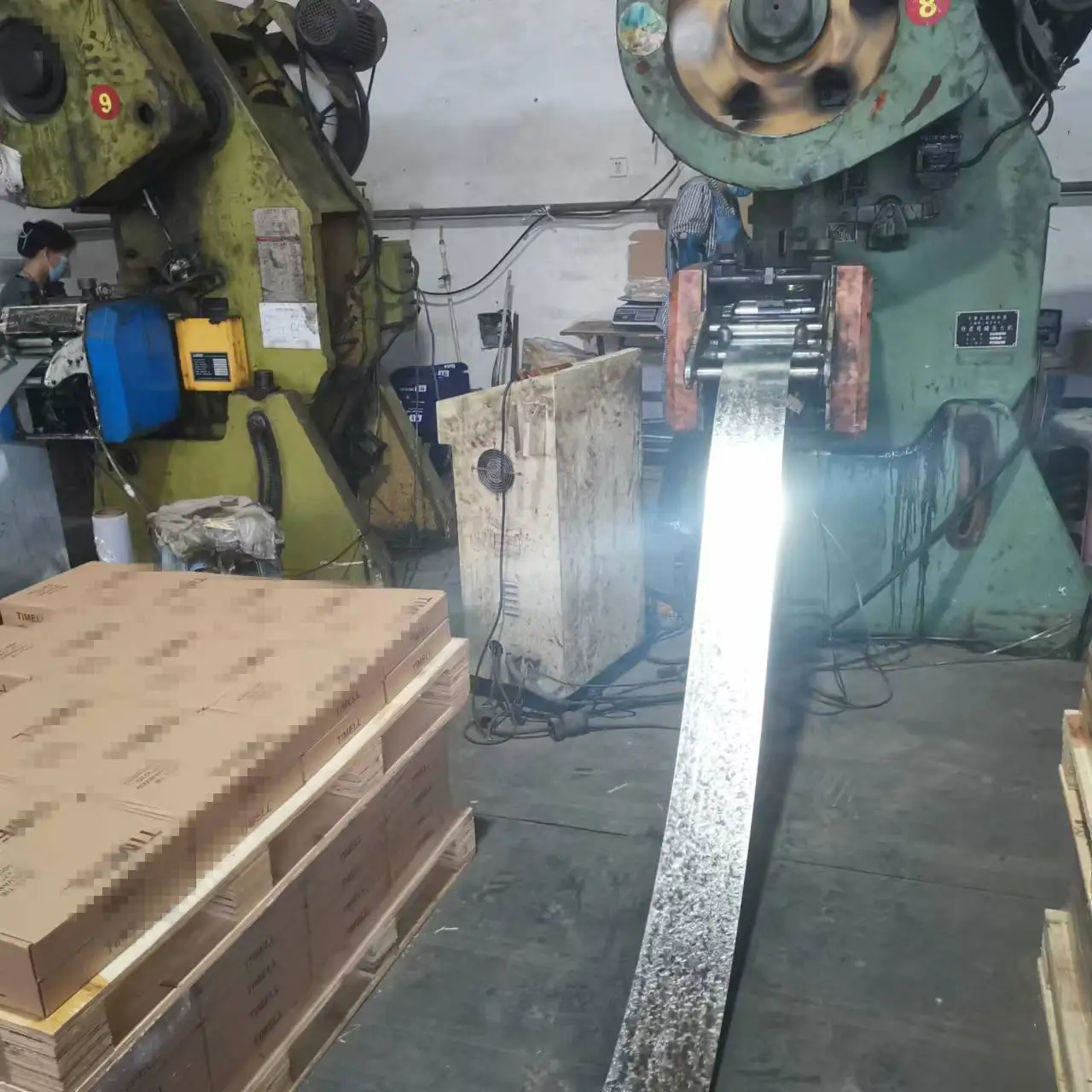 Concrete Form Scaffolding Metal Wall Ties Masonry Corrugated Brick Wall ...