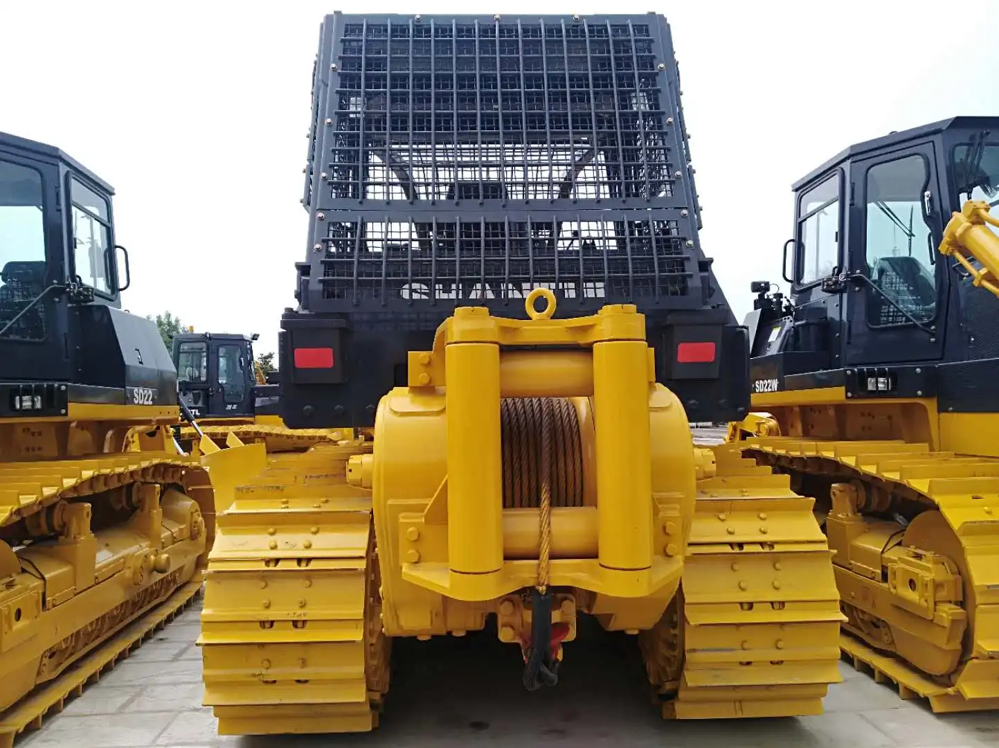 Shantui SD22F Forest Machine - High Efficiency Lumbering Bulldozer for ...
