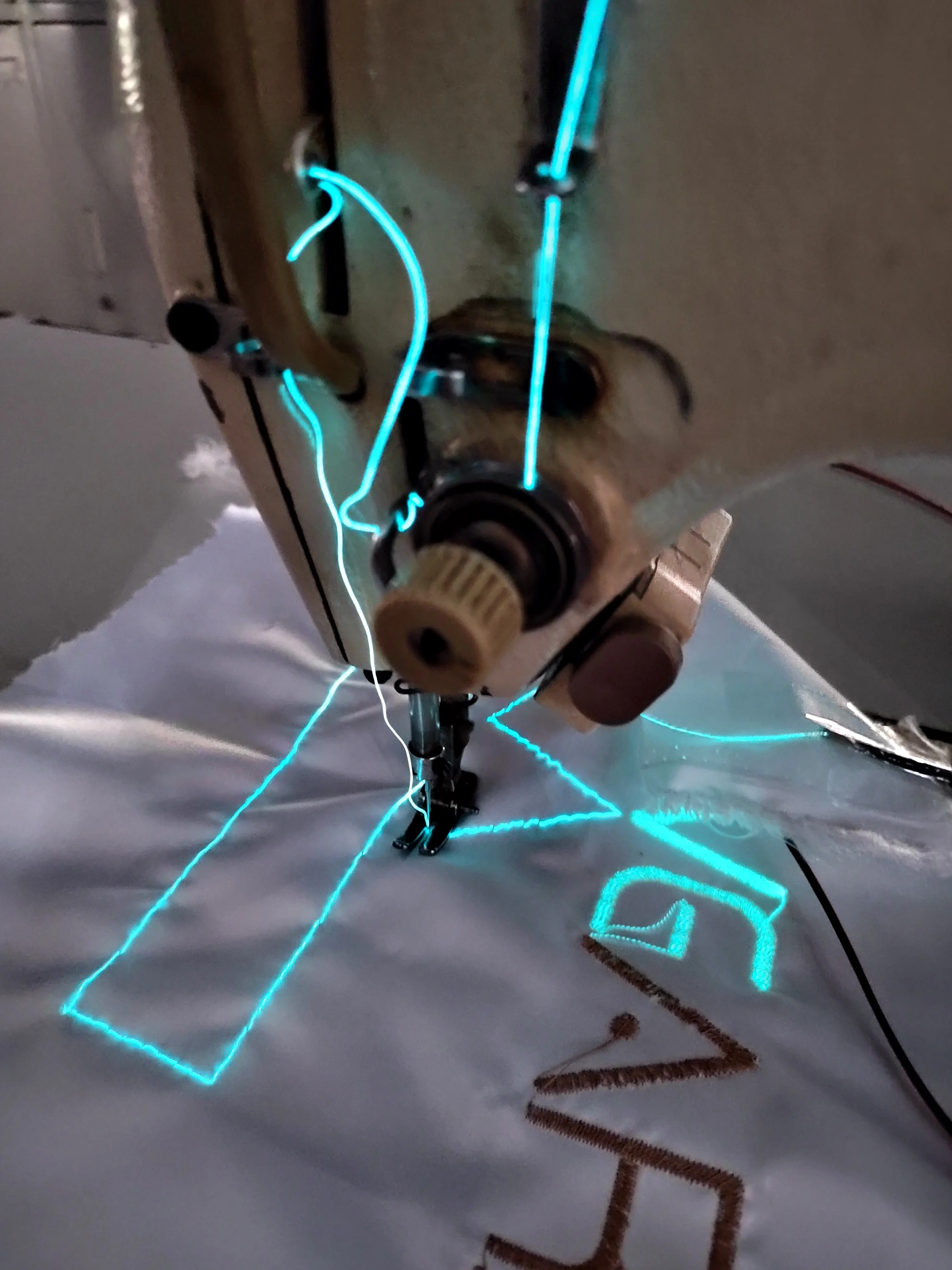 0.3mm Thin Sewable Illuminated Thread EL Wire for Costumes & Apparel ...