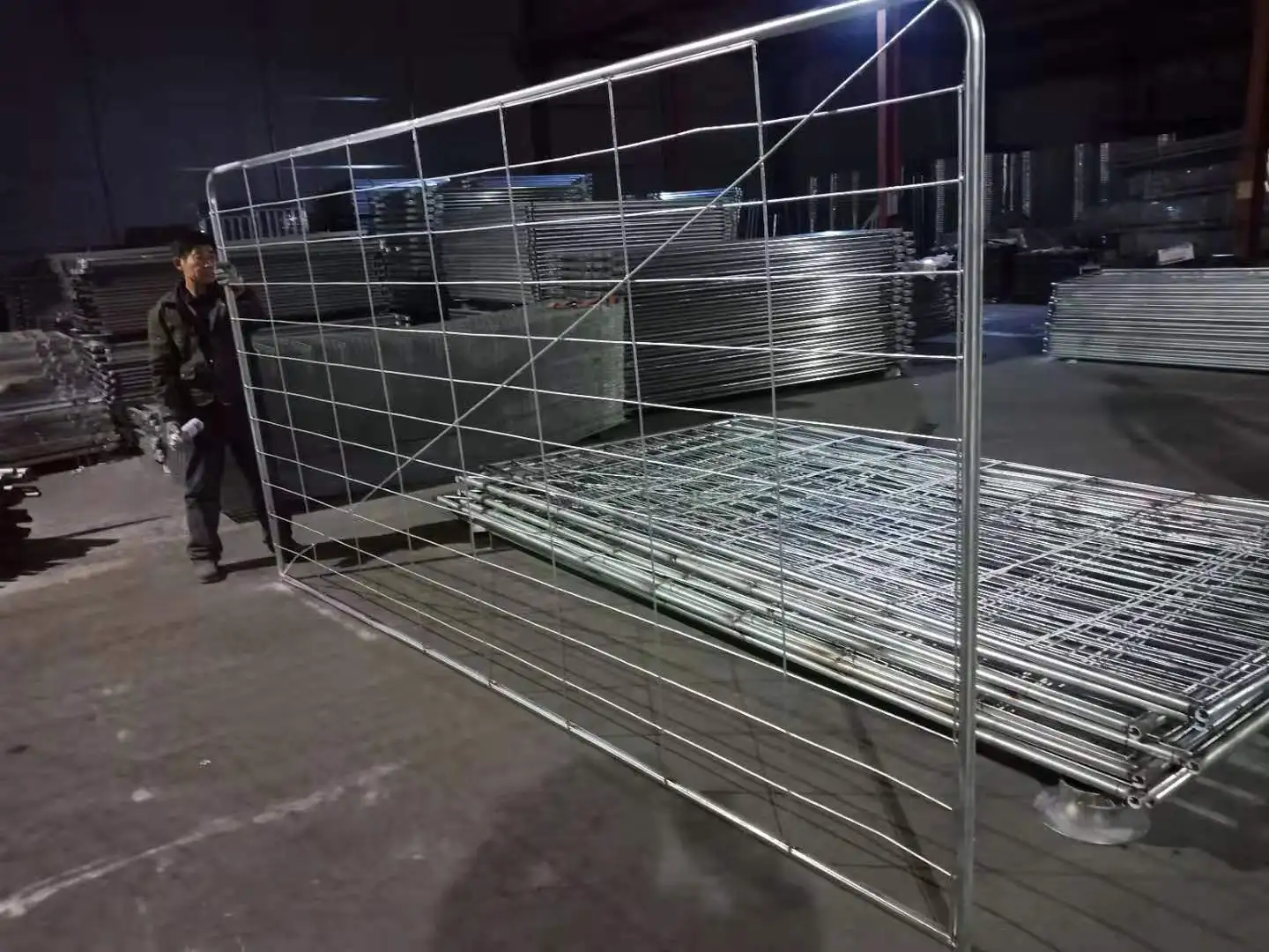 Durable Main Gate Designs for House Farm Livestock Cattle