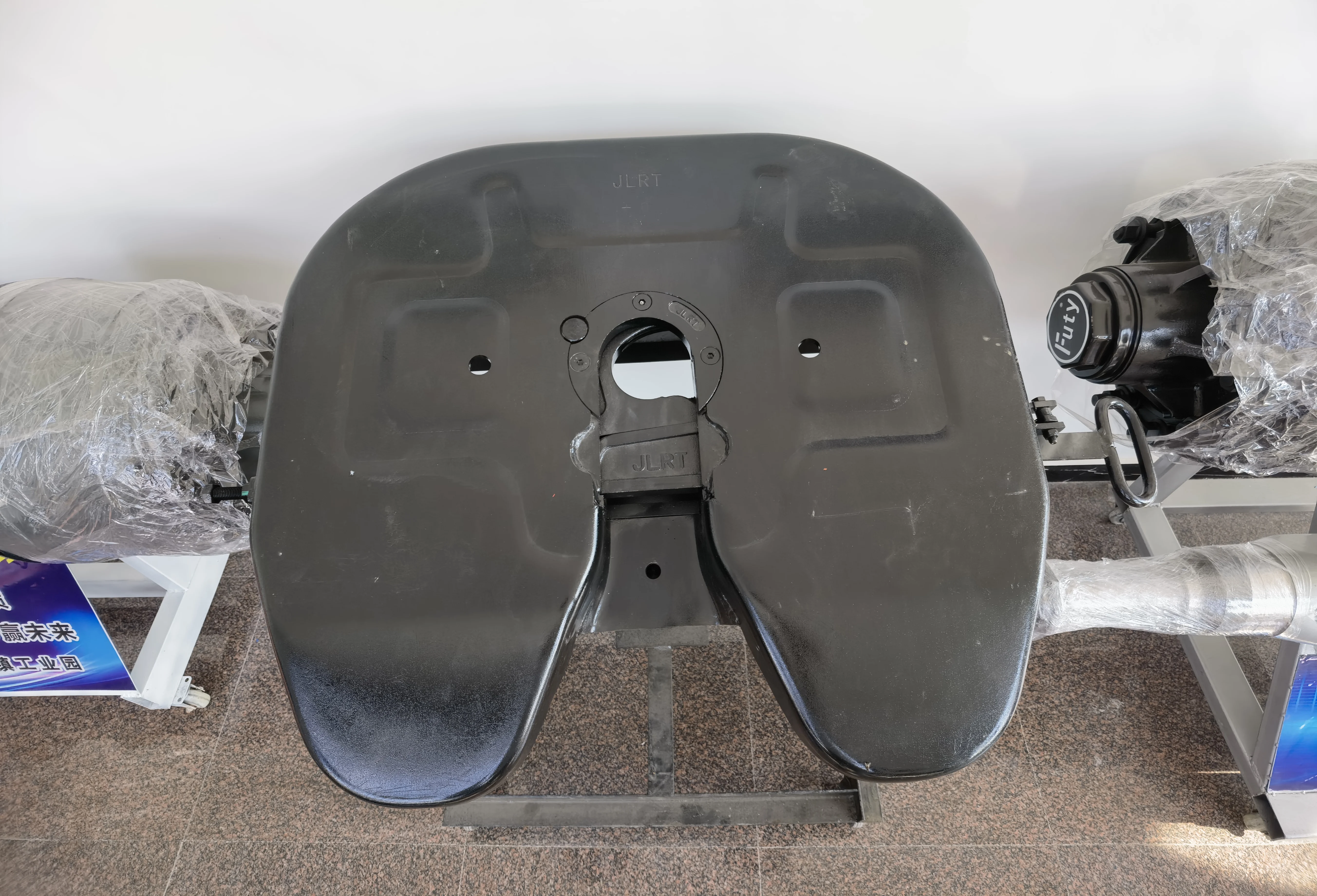 Truck Trailer Part - Traction Seat Trailer Fifth Wheel 2"/3.5" Truck Saddle