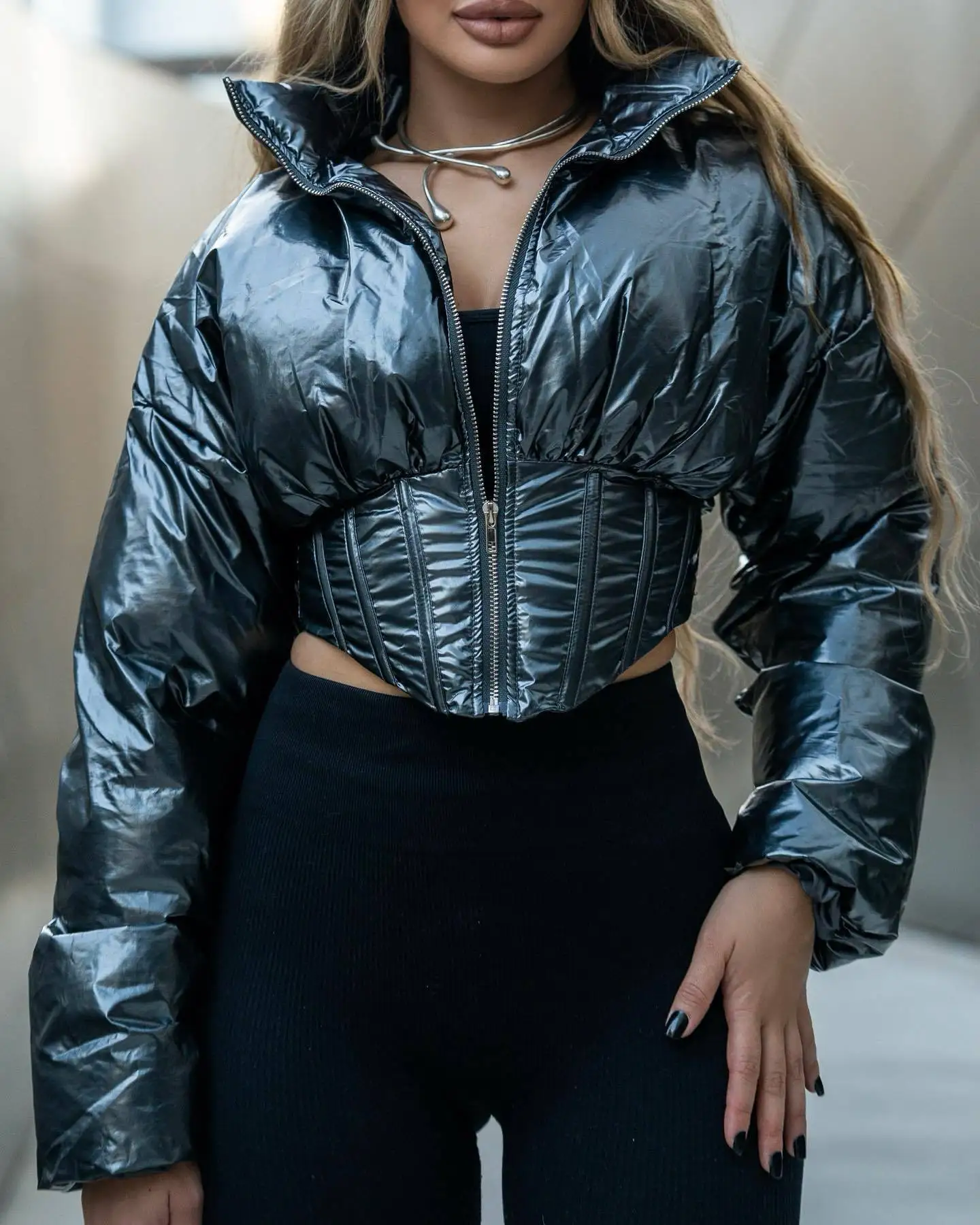 Qy9065 2023 New Design Off Shoulder Puffer Jacket Stand Collar Crop ...