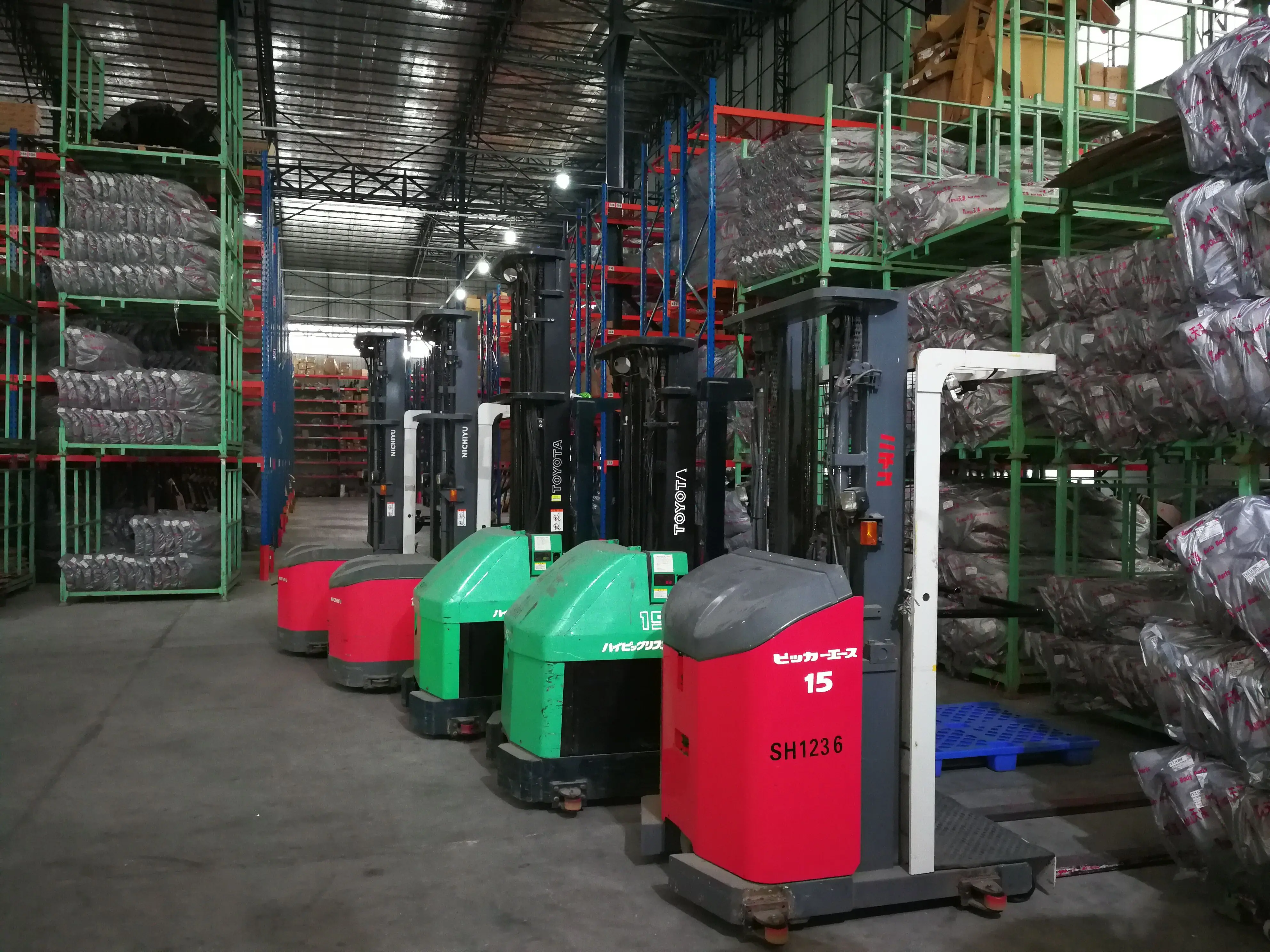 Yihong Auto Spare Parts For Sunny/versa 2010-2019バンパーブラケット前後62225-3bg0a ...