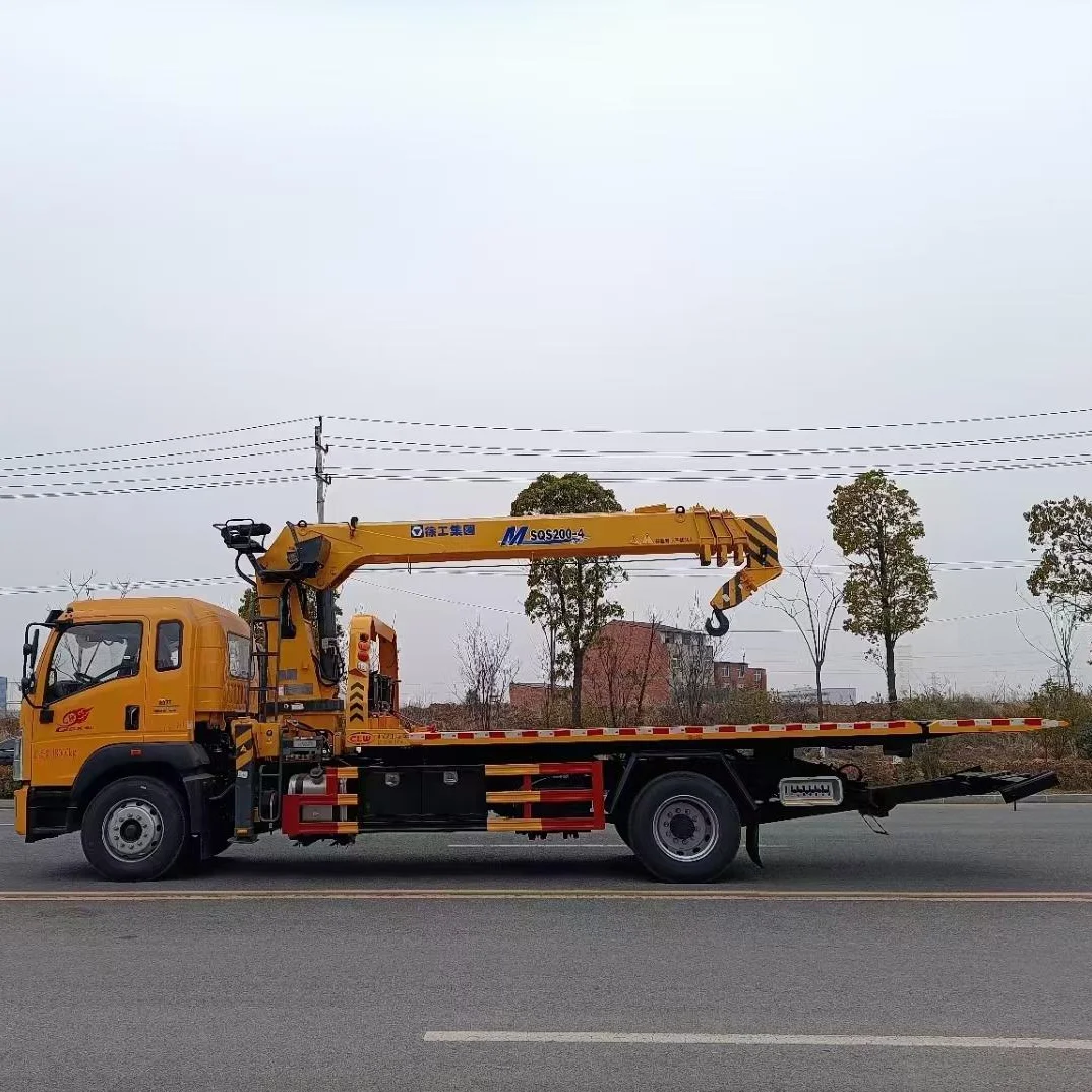 Howo Heavy Duty Flatbed Sliding Rotator Tow Truck - 8ton Crane