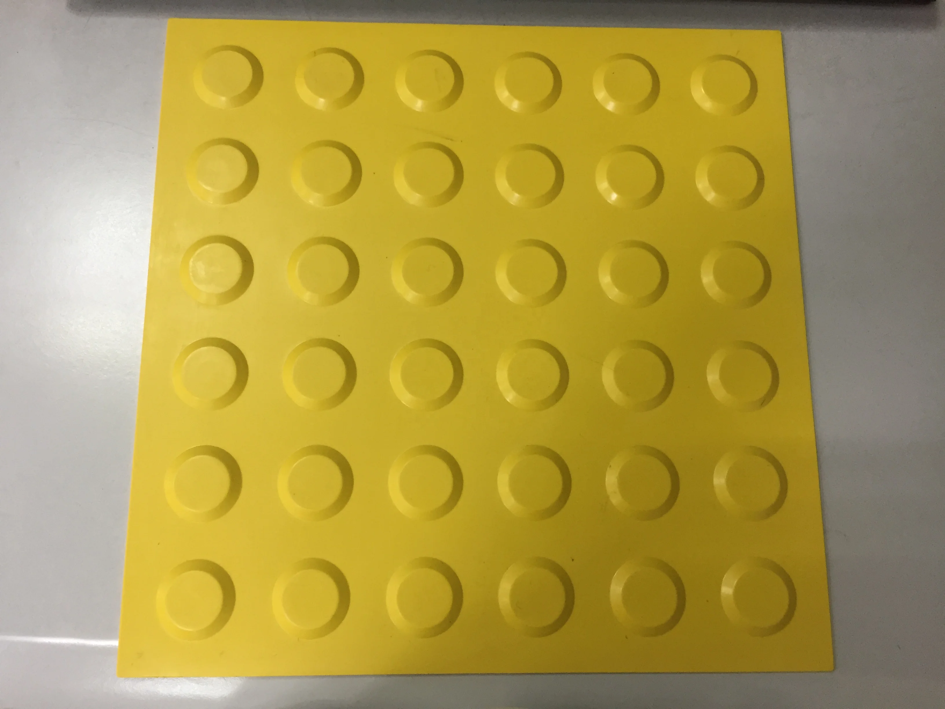 Custom Black Yellow EPDM Anti-Uv Anti Fatigue Rubber Tiles
