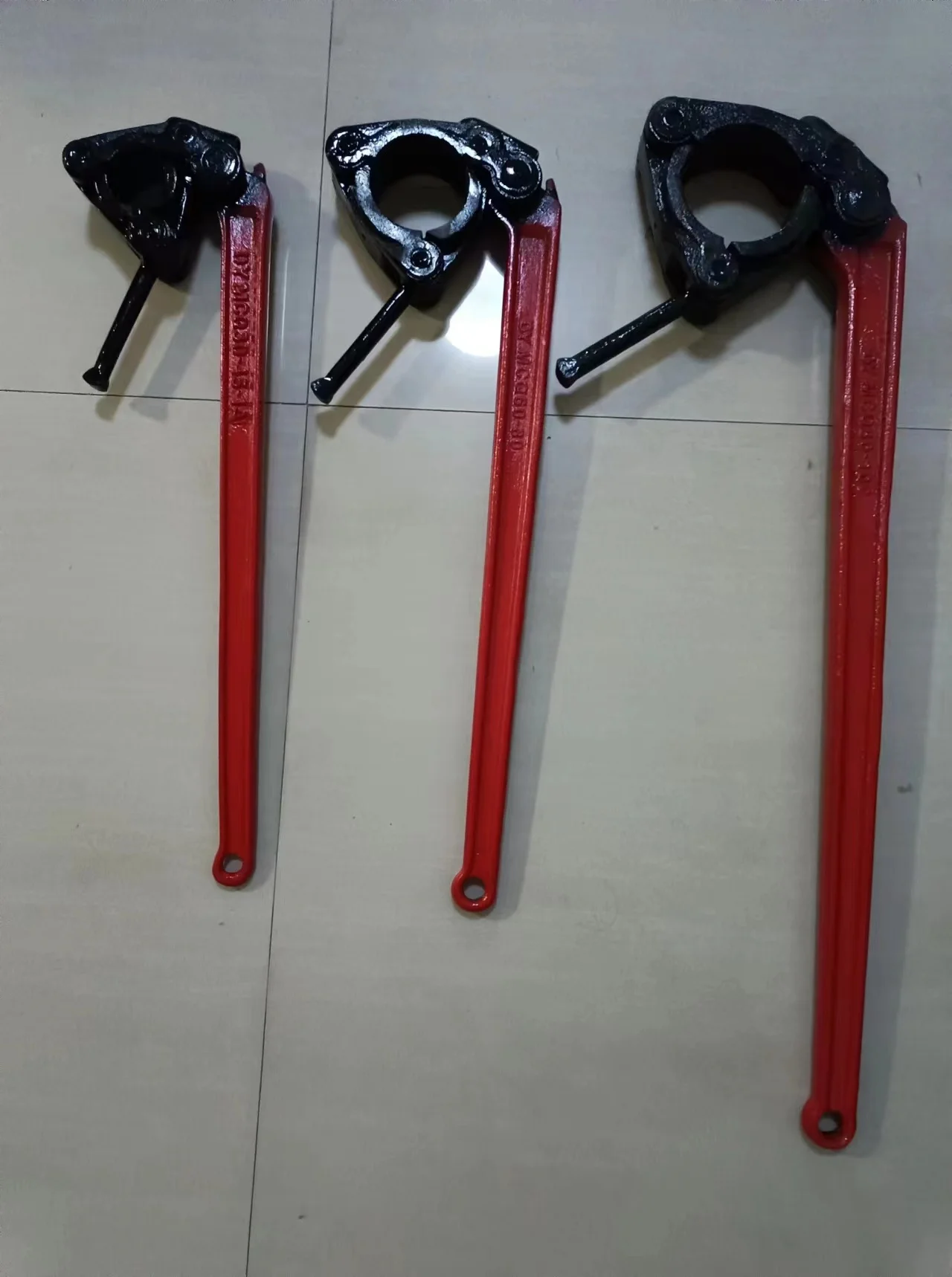 Gearench Friction Vise - Durable Drilling Tool for Sucker Rod Pipes