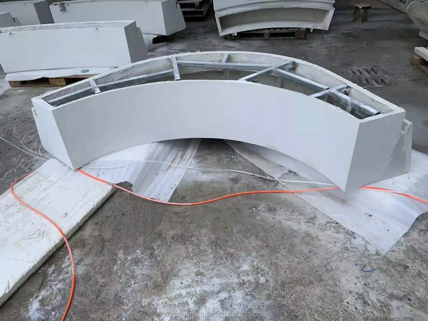 GRC Precast Concrete Polished Pebble Seat with Beeswax Colour