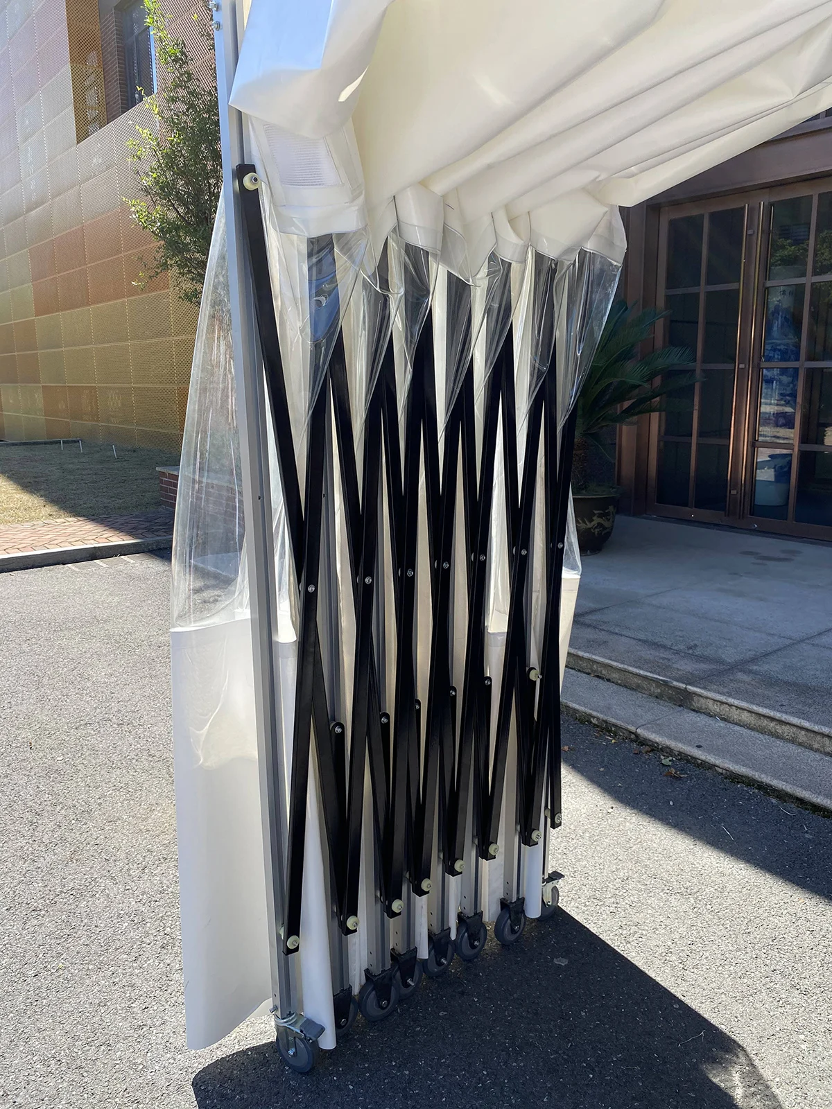 Push Pull Retractable Tent - Durable and Versatile Shelter