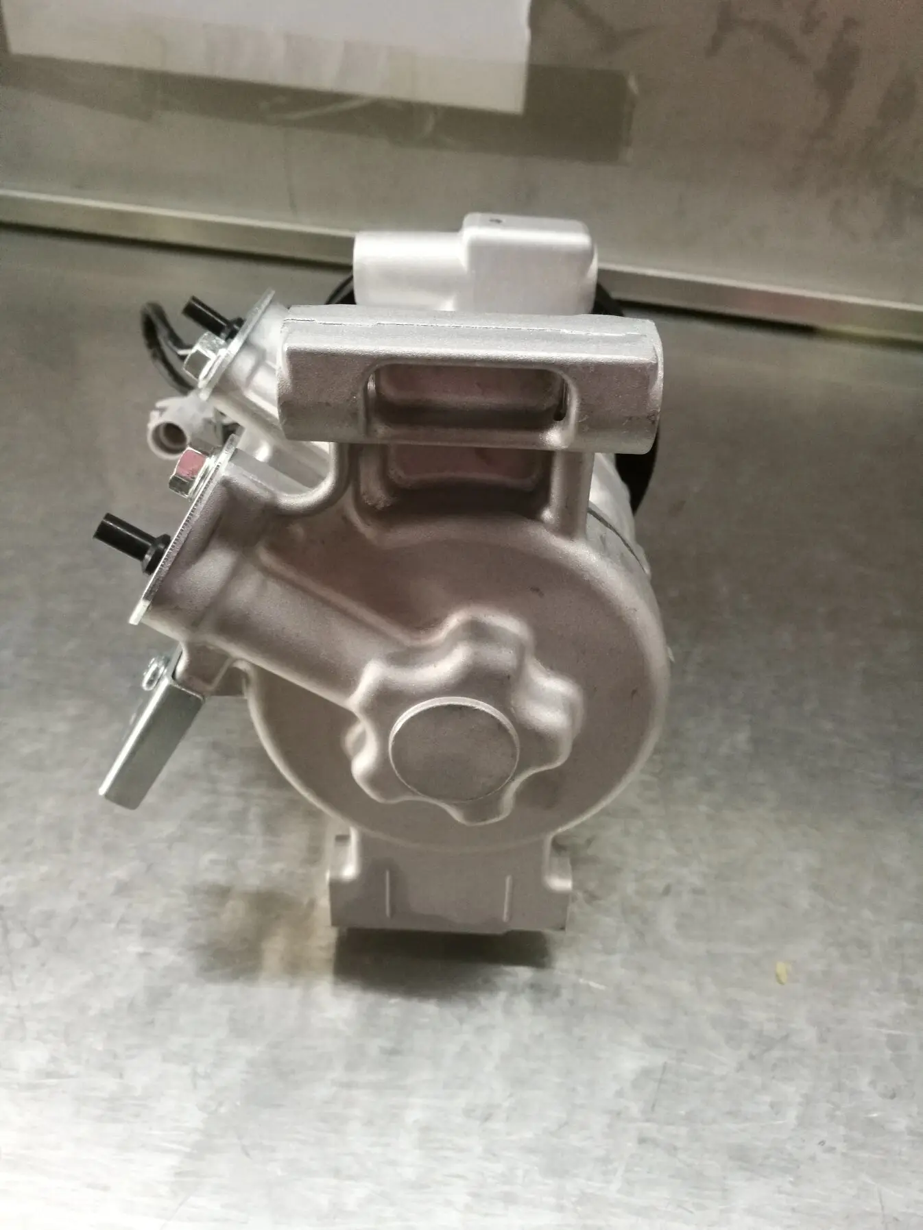 OEM 883200K660 AC Compressor for Toyota Hilux 2.8 Diesel