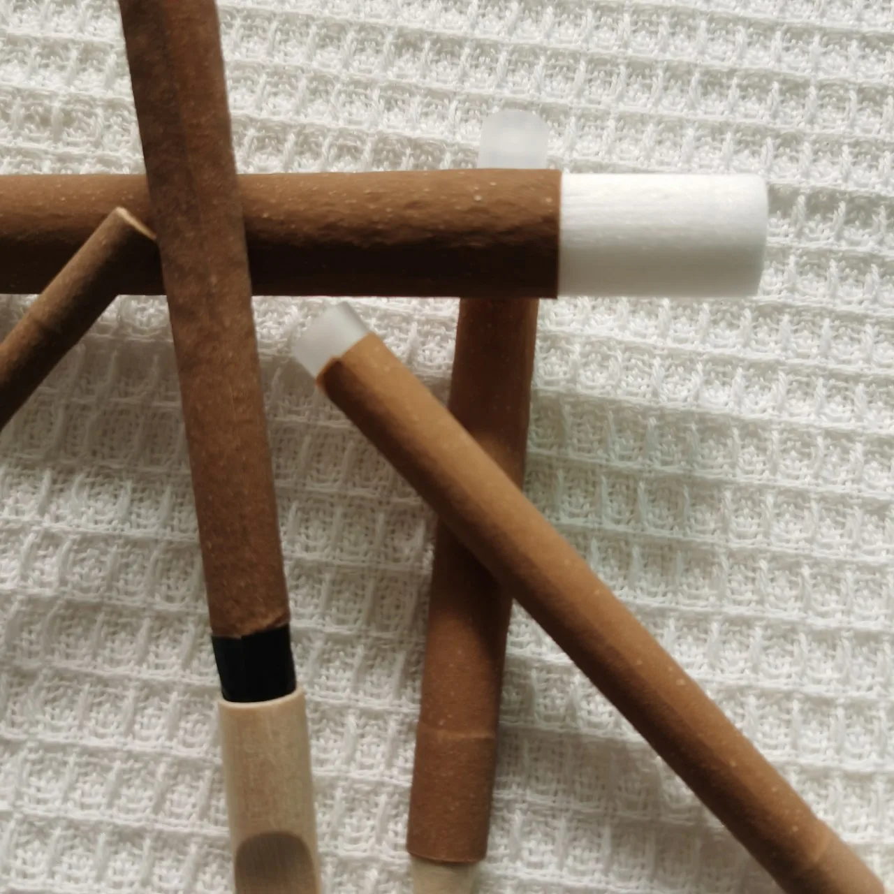 Hand-Rolled Slow-Burning Cigar Paper Roll Wooden Mouth Glass Ceramic ...