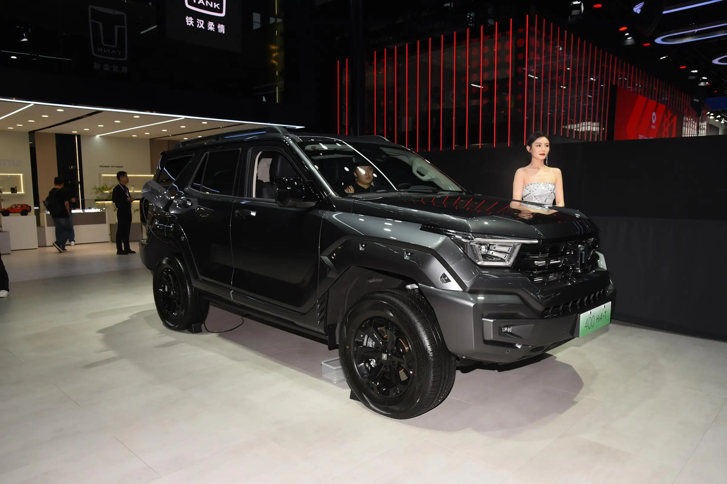 GWM Tank 400 Hi4t 2024 - Hybrid Electric SUV with 300ps Power