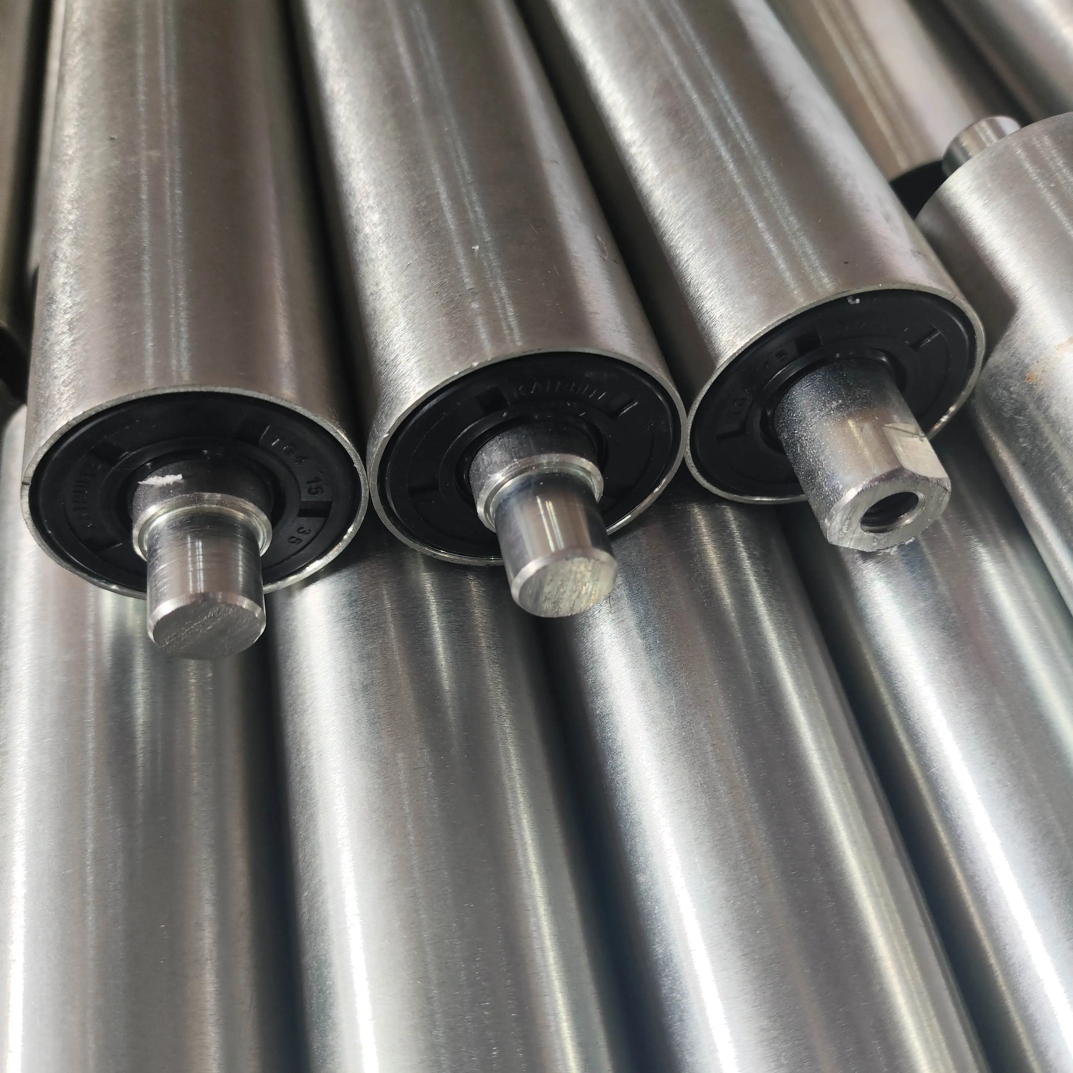 Gravity Conveyor Roller With Black End Cap - Buy Roller conveyor Roller ...