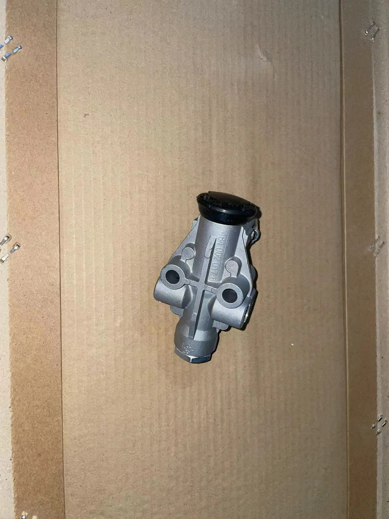 原装wabco 4640023300 4640023330 4640023340调平阀kamaz 5490 54901 6580 V-olvo ...