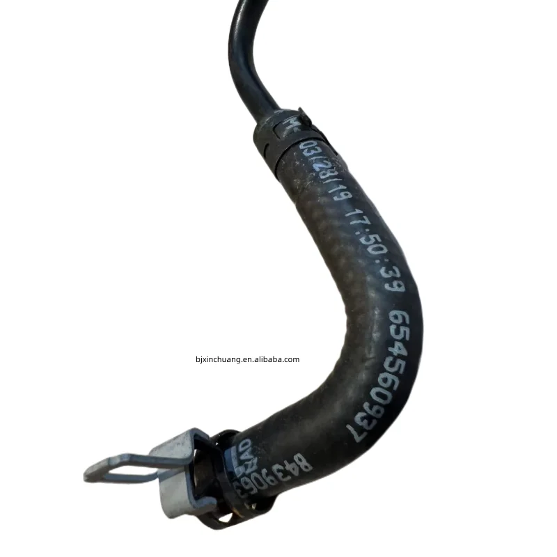 ชิ้นส่วนรถยนต์เครื่องยนต์ระบายความร้อนด้วยอากาศท่อ OEM84390629 84129605 ...