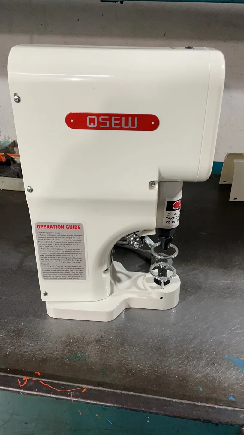 Qs-818de Servo Motor All In One Snap Button Attaching Fastener Machine ...