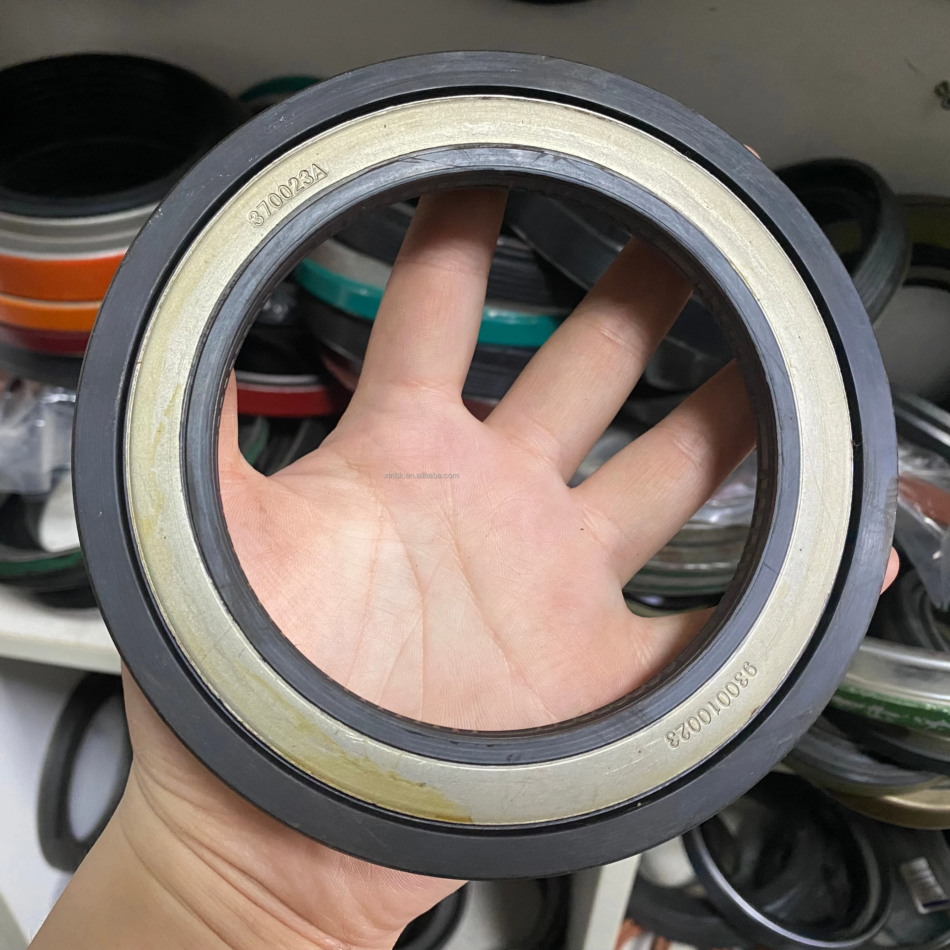 Cr Hub Wheel Oil Seal 370023a Wholesale Truck Oil Seal 46305 370003 ...