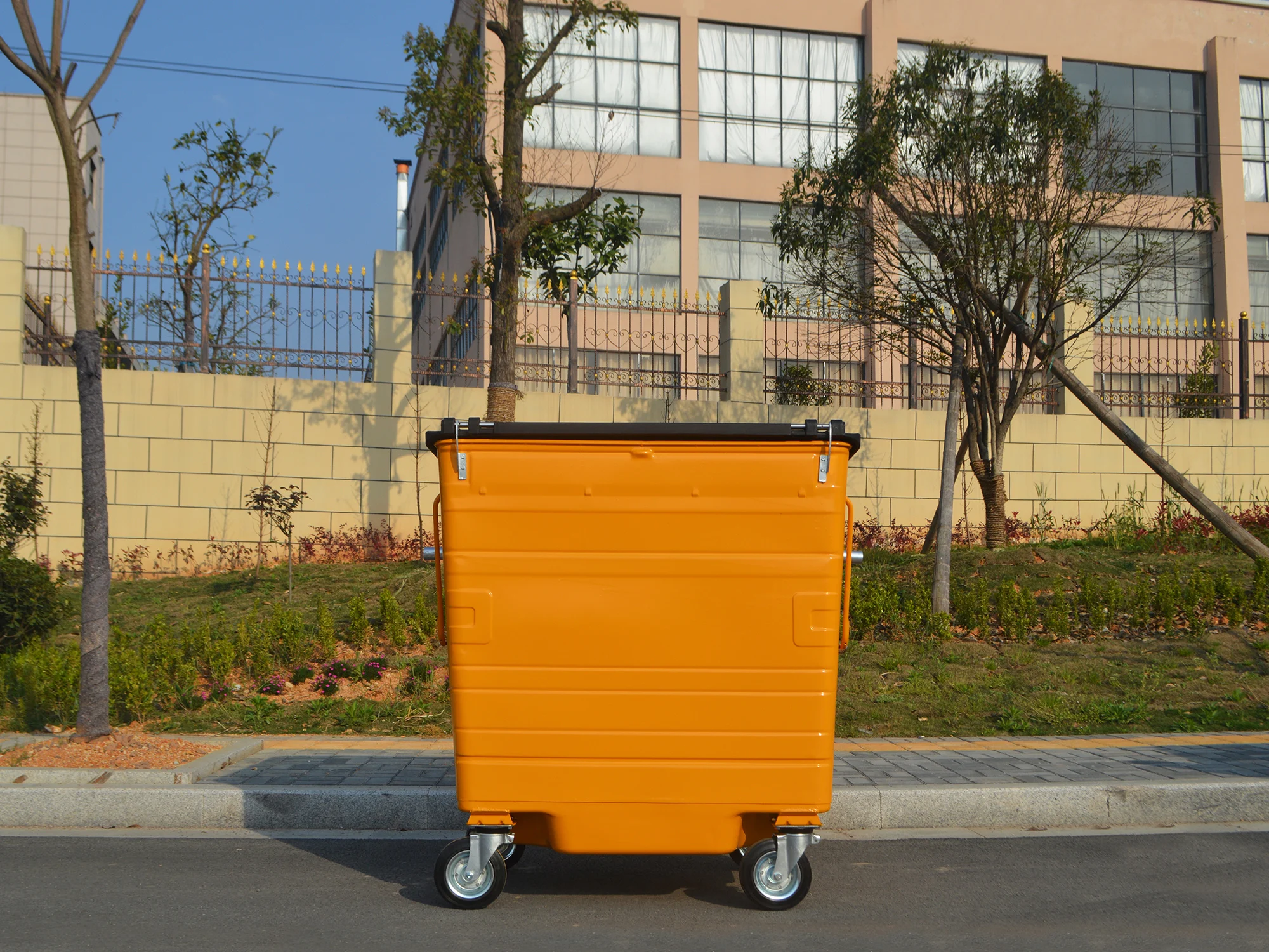 1100L Large Outdoor Metal Trash Bin - Durable & Sustainable