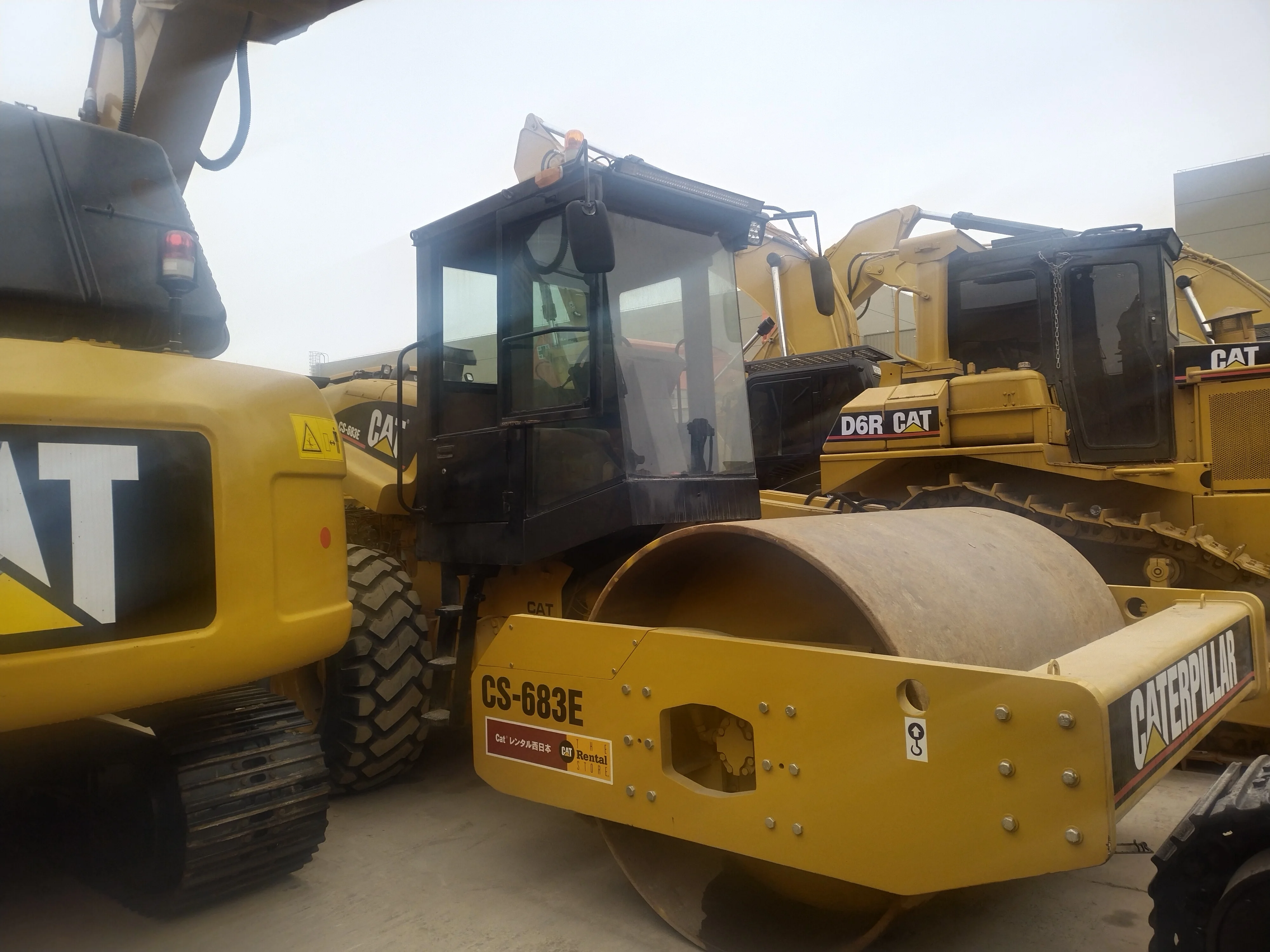 Road Roller Caterpillar Cs683e,Cat Compactor Cs683 Road Construction ...