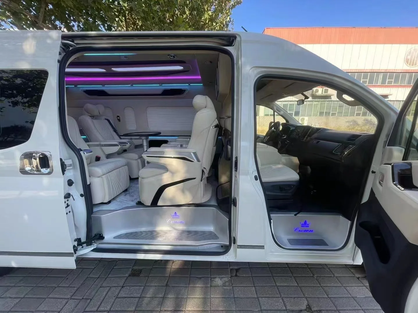 Used Toyota Hiace 9-Seater Mini Bus for Sale - White Luxury Coach Under ...