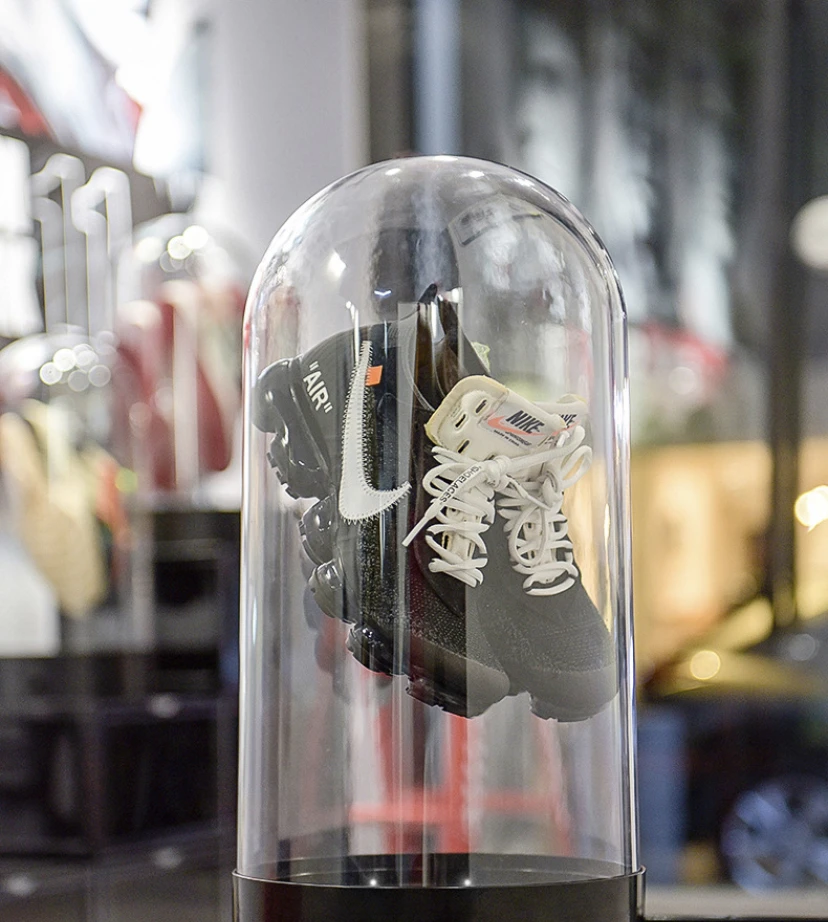 Clear Sneakers Capsule Shoe Box - Transparent Display