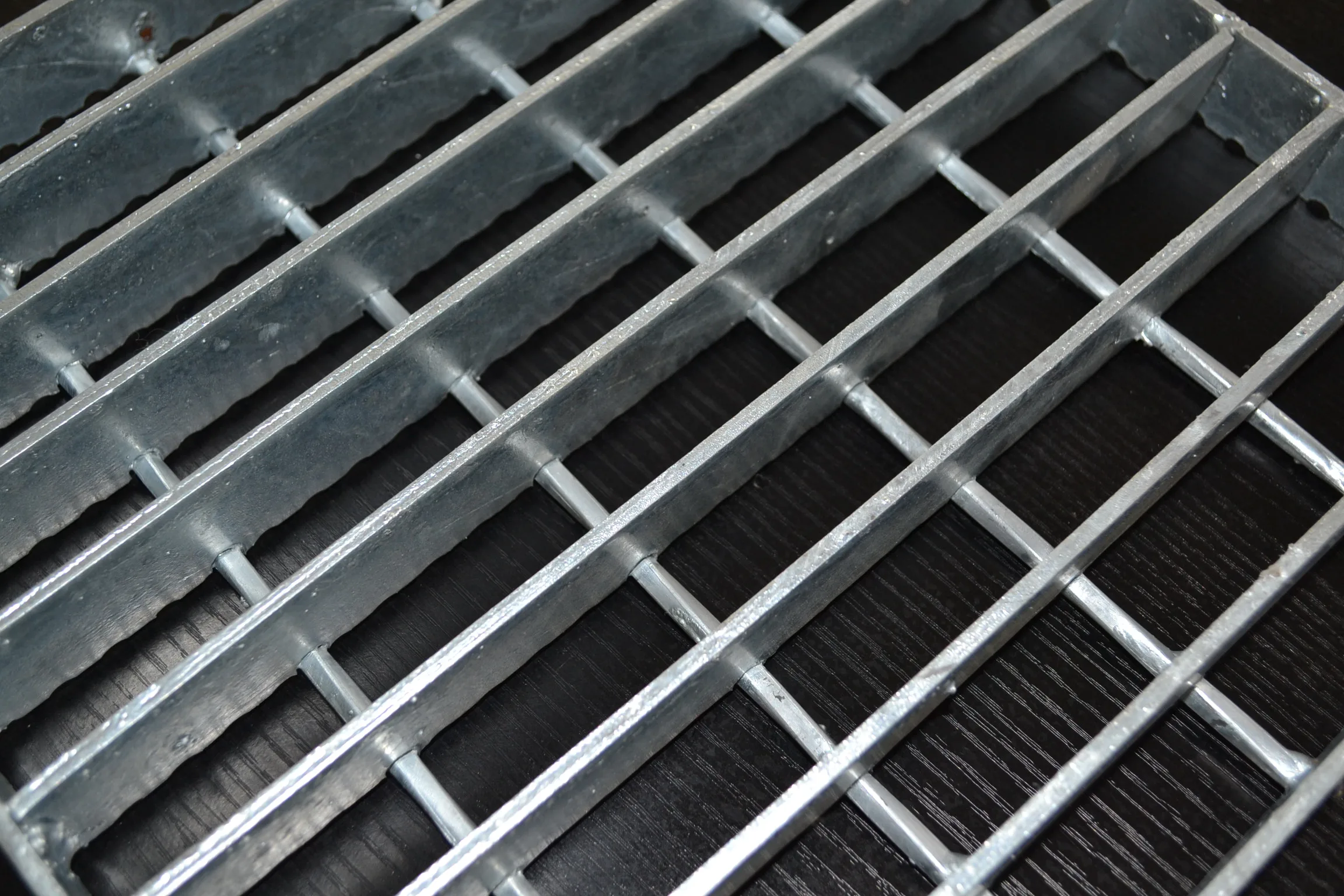 Stainless Steel Grating - Durable and Versatile Solutions