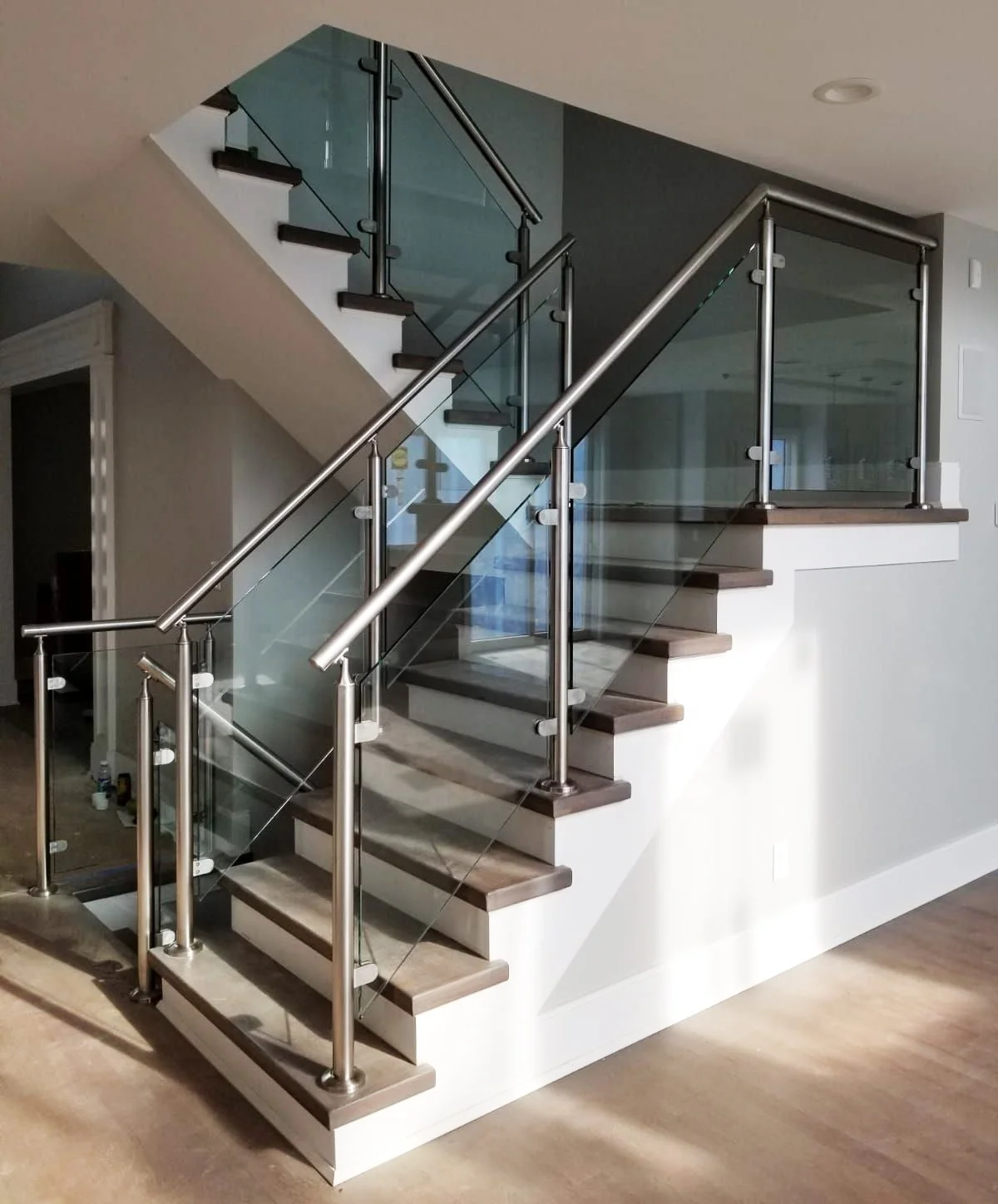 Modern Outdoor New Products - Aluminum Frame Balcony Glass Railing Designs